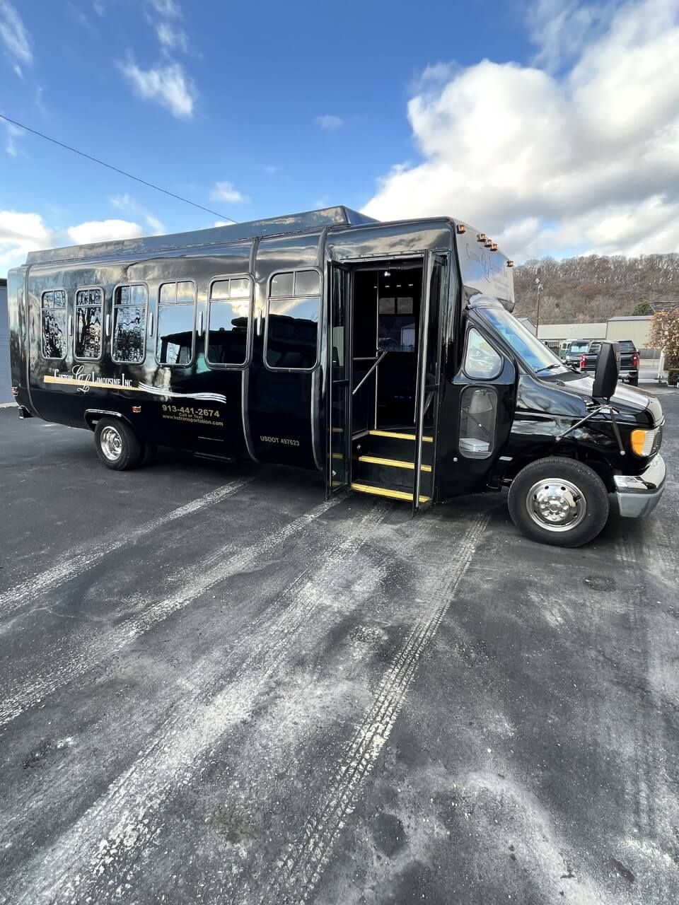 Party Bus Limo Kansas City and Overland Park