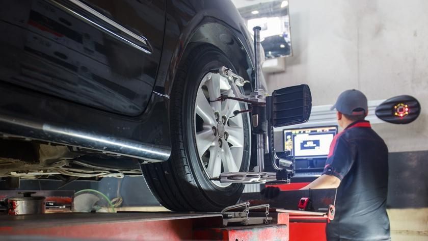 Wheel Alignment vs. Wheel Balancing: What’s the Difference?