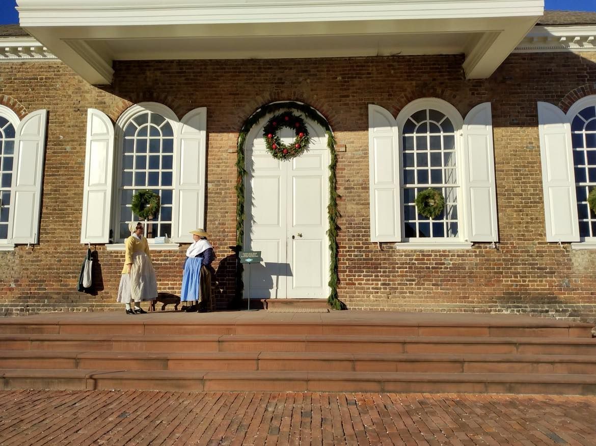 Spooks and Legends - #1 Rated Ghost Tour in Williamsburg, VA