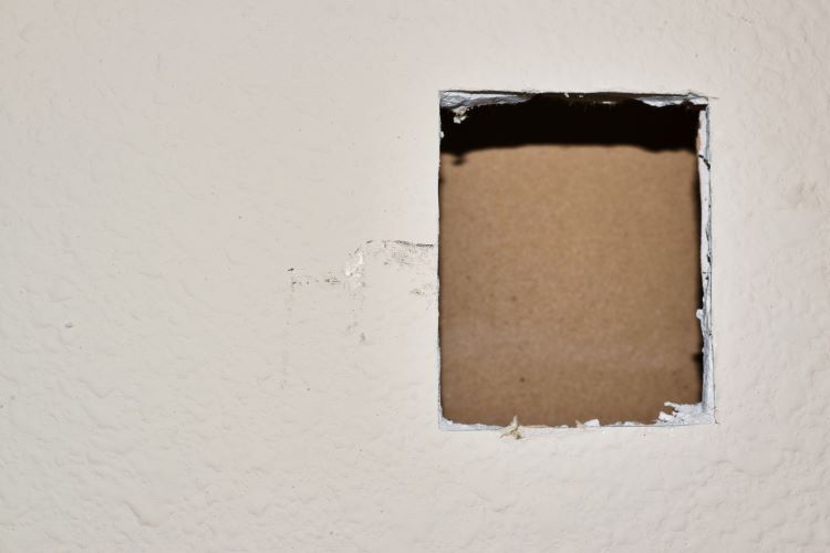 How to Safely Remove and Dispose of Old Drywall