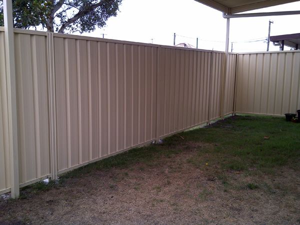 Colorbond Fencing in the Hunter Valley | SMH Valley Fencing & Maintenance