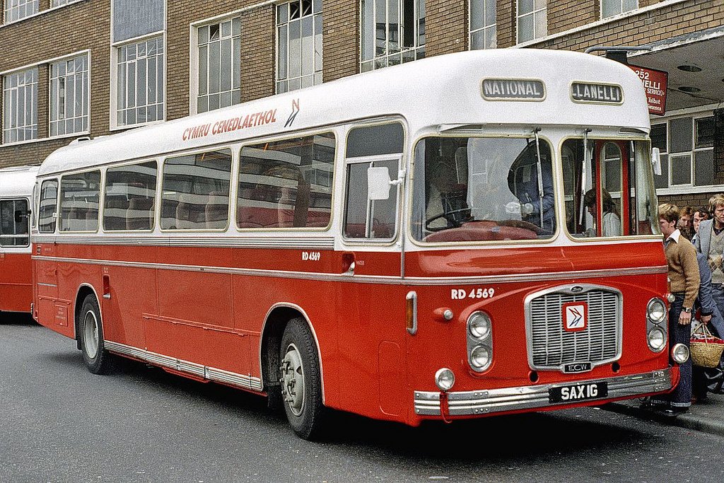History of Red & White Services Ltd, a bus and coach operator in south ...