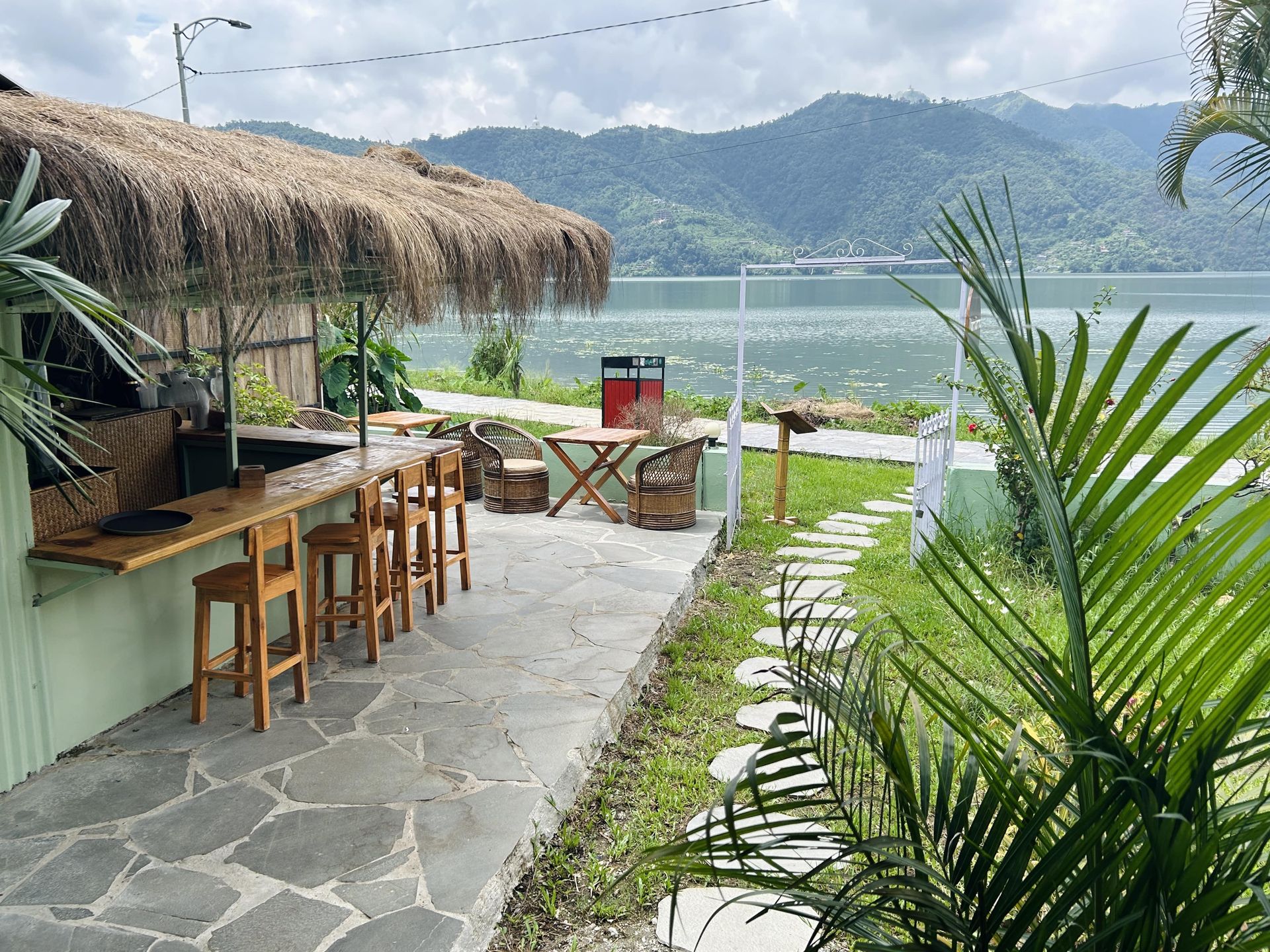 Lumŭma Café, in Pokhara, Nepal