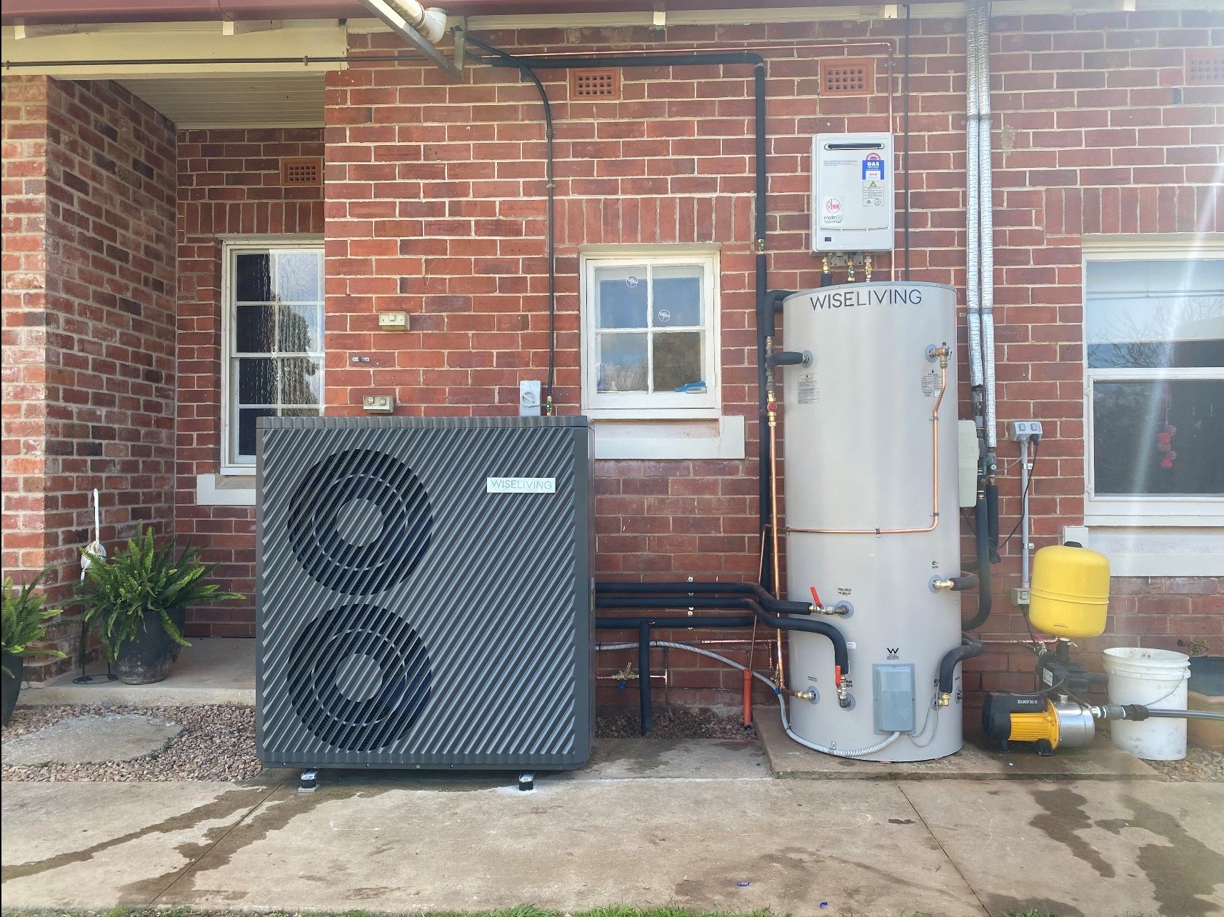 How Your Home Can Benefit From A Hydronic Heat Pump - WISELIVING