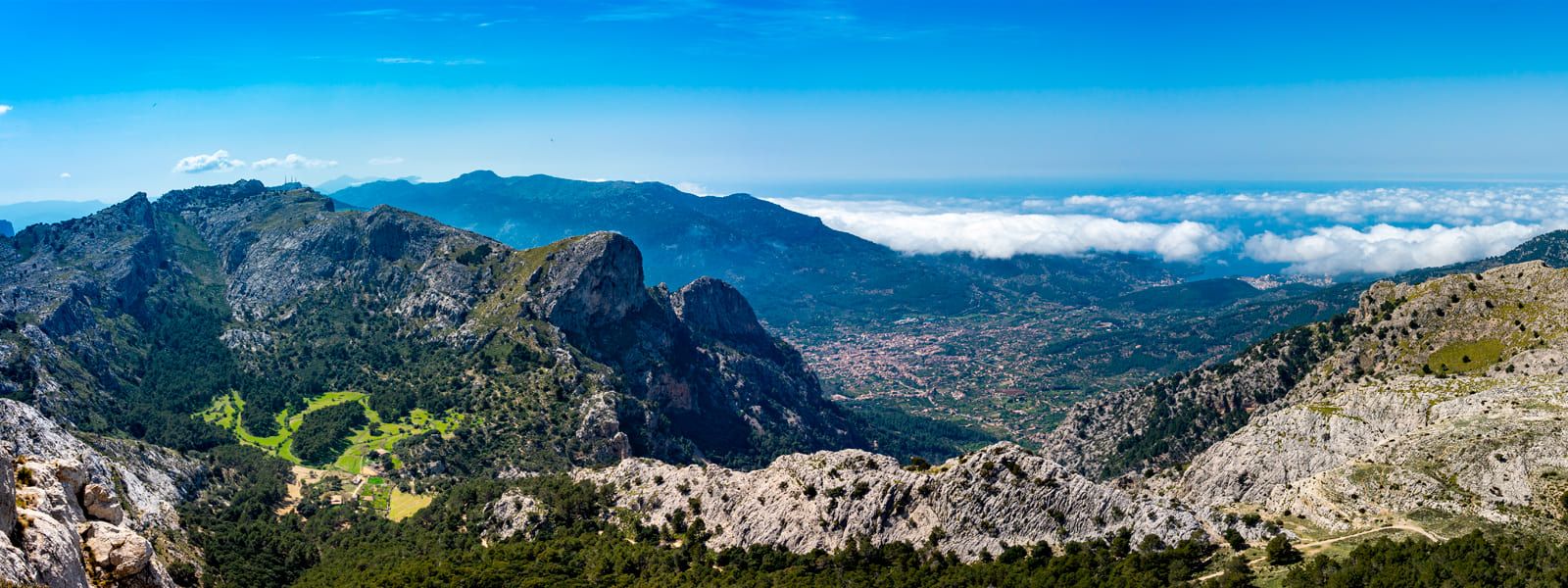 Hiking in Caimari: a hike through the Tramuntana