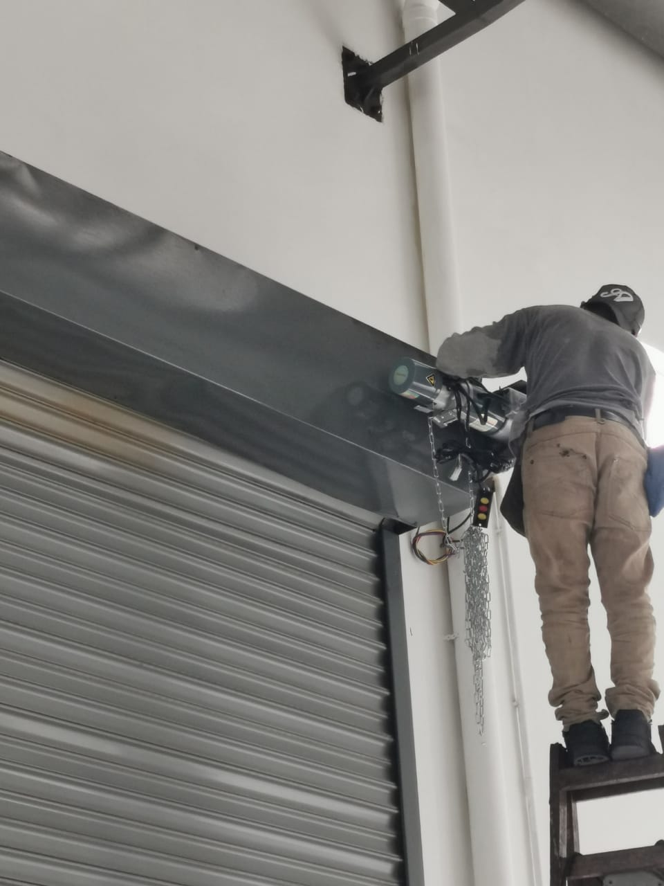 Roller Shutter Operation Methods | Wah Sang