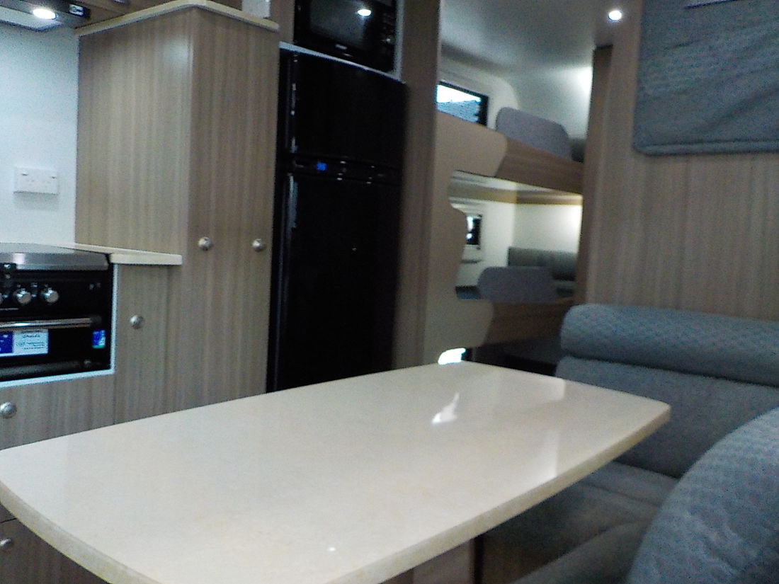 Avan Aspire 617 Triple Bunk Caravan Hire - Geelong, Bellarine ...