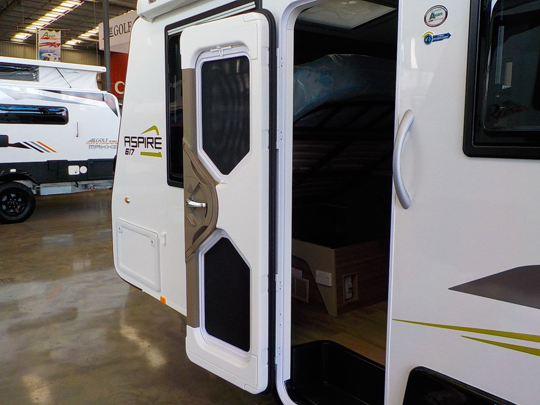 Avan Aspire 617 Triple Bunk Caravan Hire - Geelong, Bellarine ...