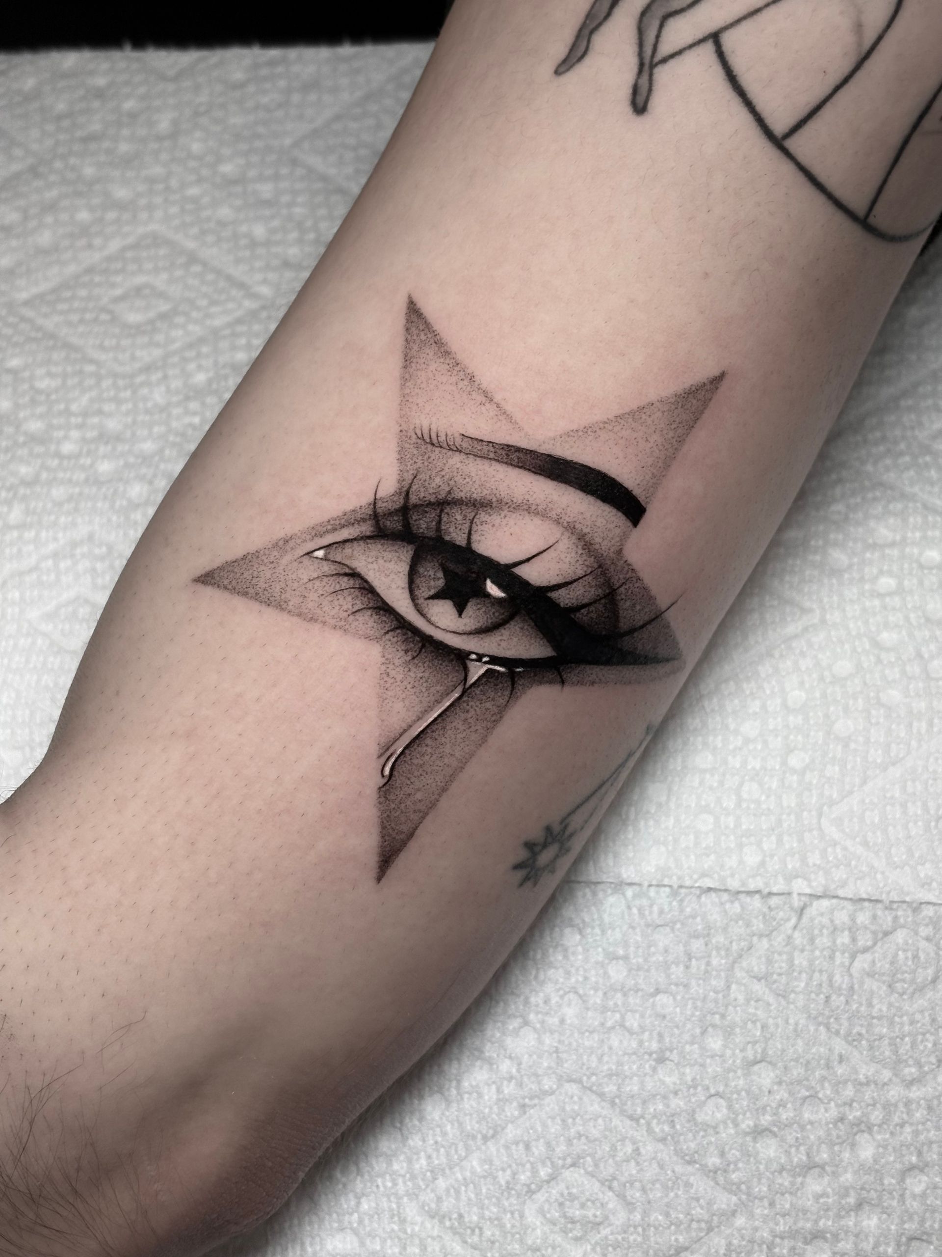 Deja Monet| Micro Realism| Black and Grey | Fine Liine