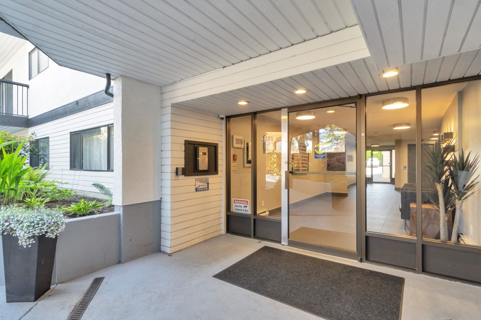 Suite Gallery | View 3205 Wetherby Rd Units and Building Photos