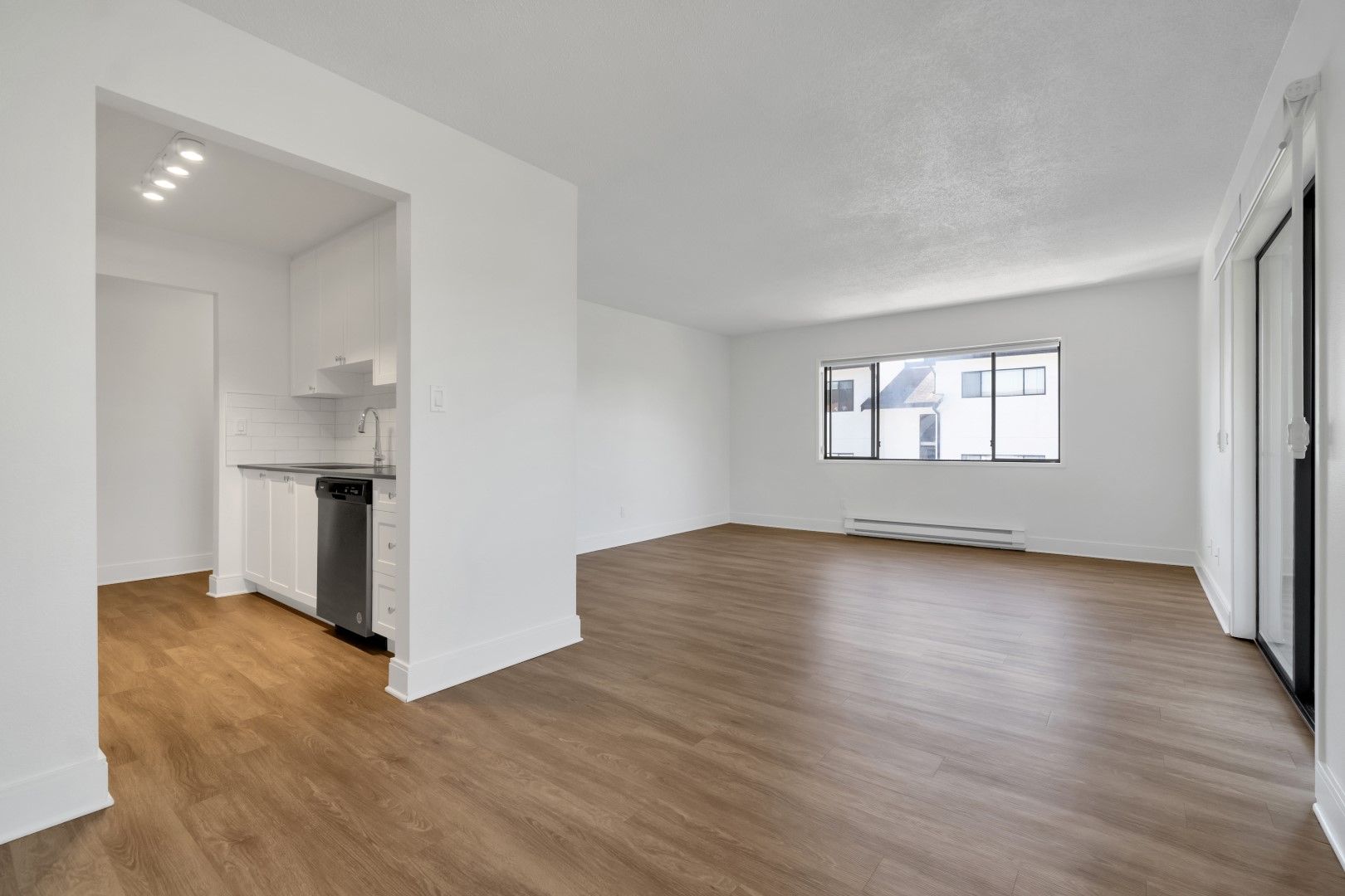 Suite Gallery | View 3205 Wetherby Rd Units and Building Photos