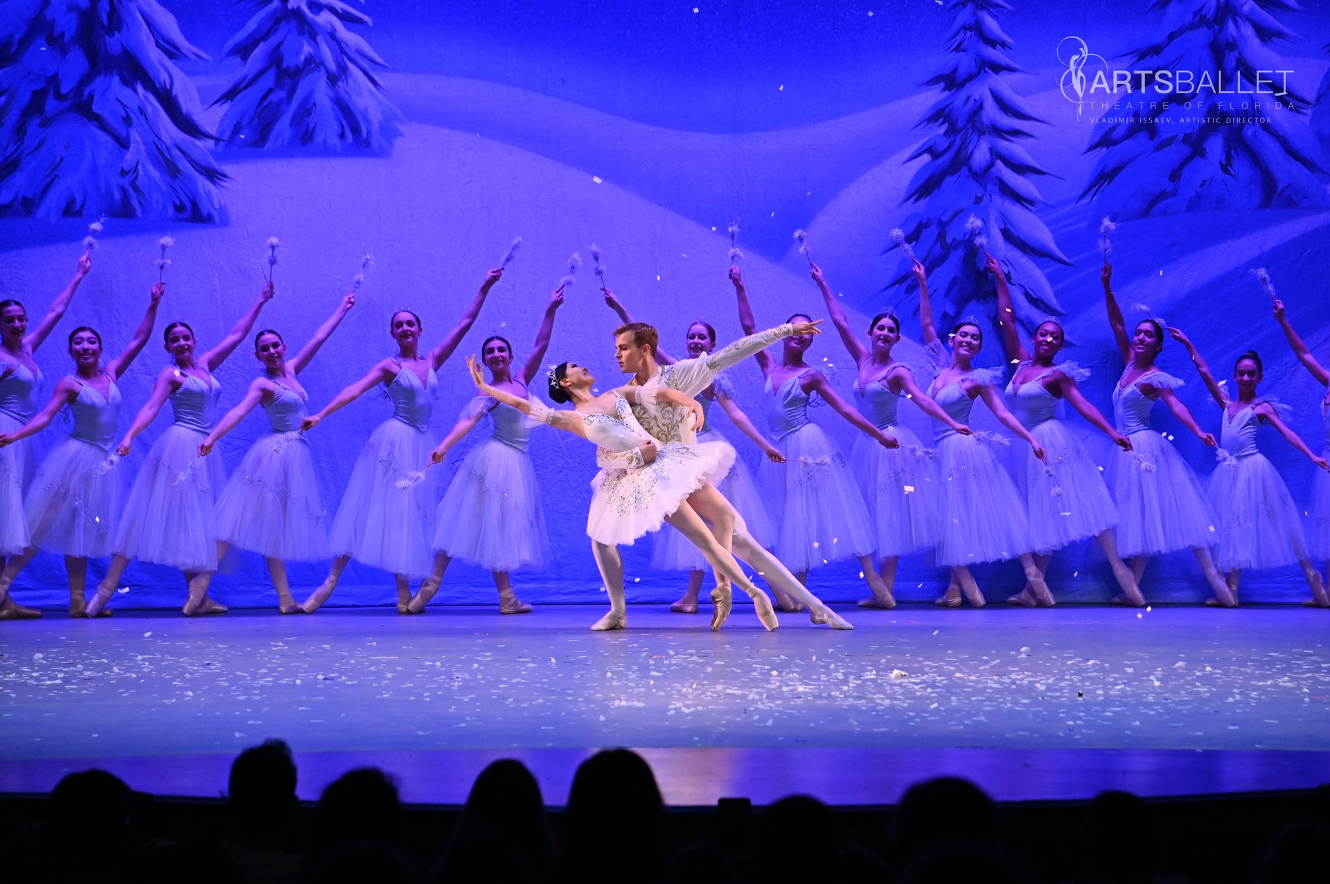 Descubre la Magia de las Fiestas Decembrinas con la Encantadora ...