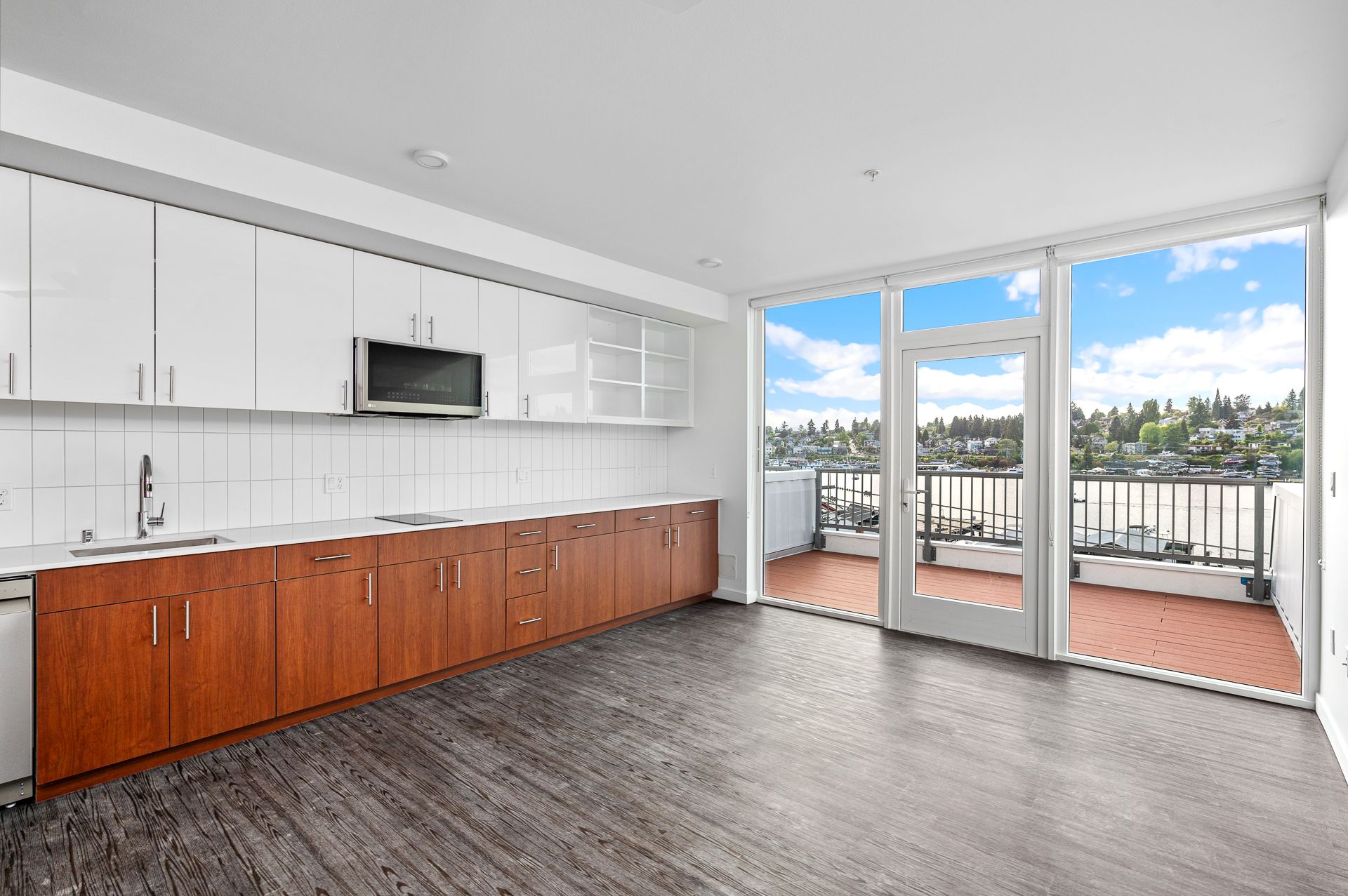 Flow Eastlake | Luxury Apartment Homes in Seattle, WA