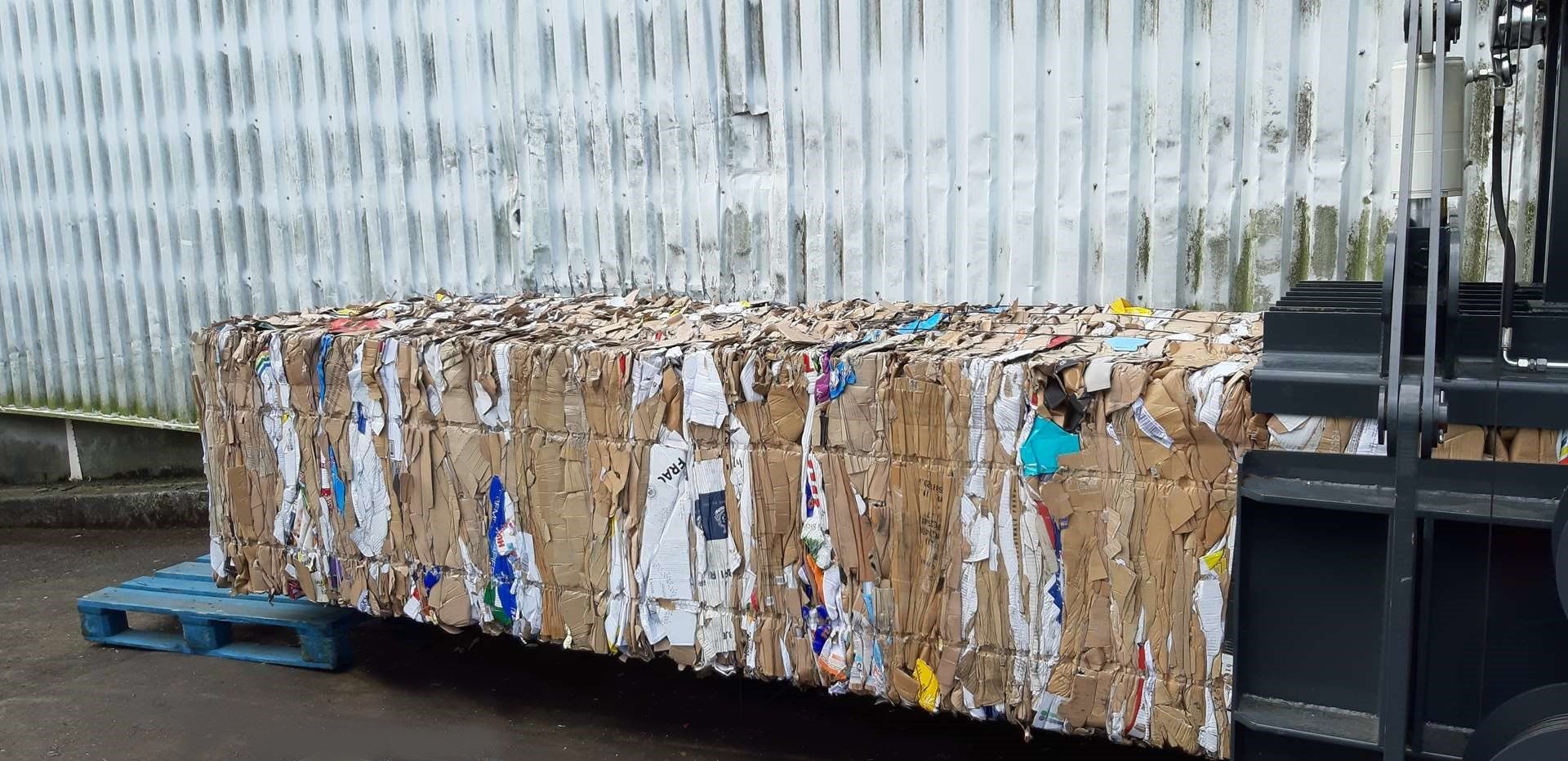 Recyclage du carton : osez la presse à balles horizontale