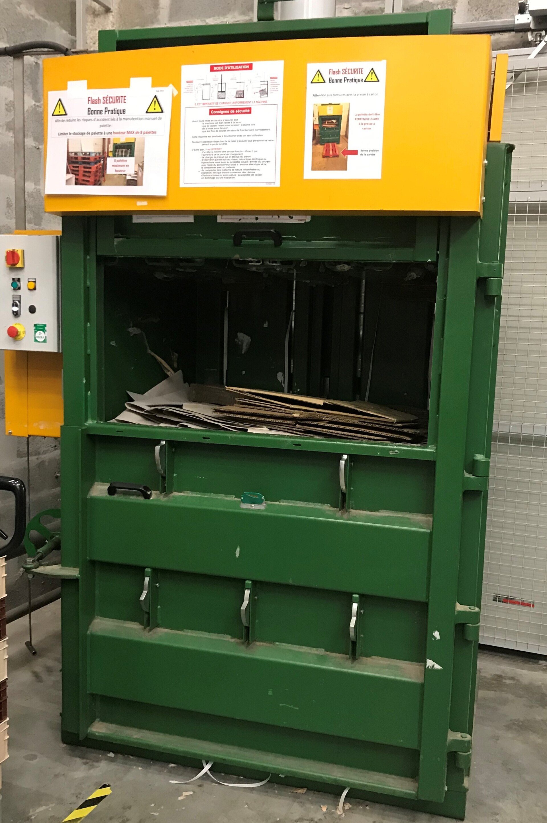 Compacteur carton : notre guide complet pour bien le choisir