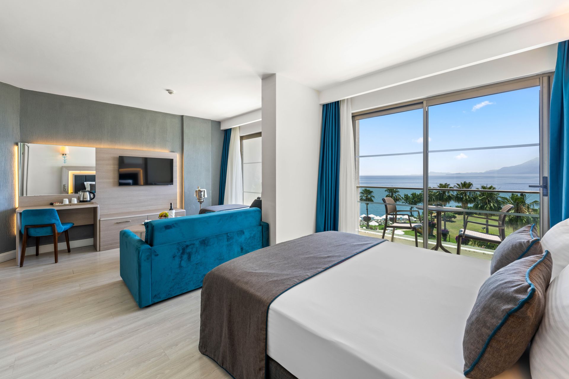 Falcon Hotel | Best Price Guarantee