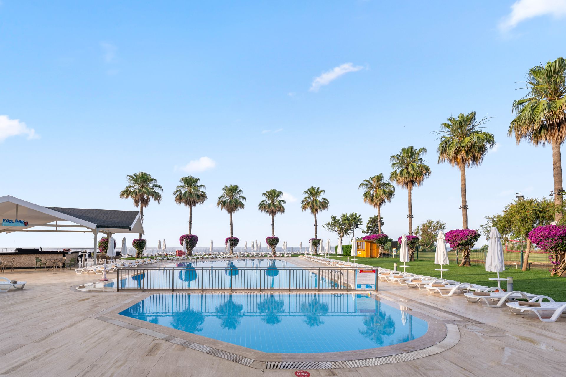 Falcon Hotel | Best Price Guarantee