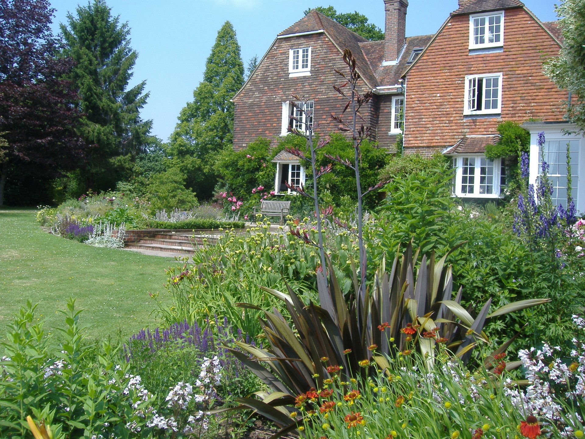 Projects & Portfolio | Sarah Morgan Gardens