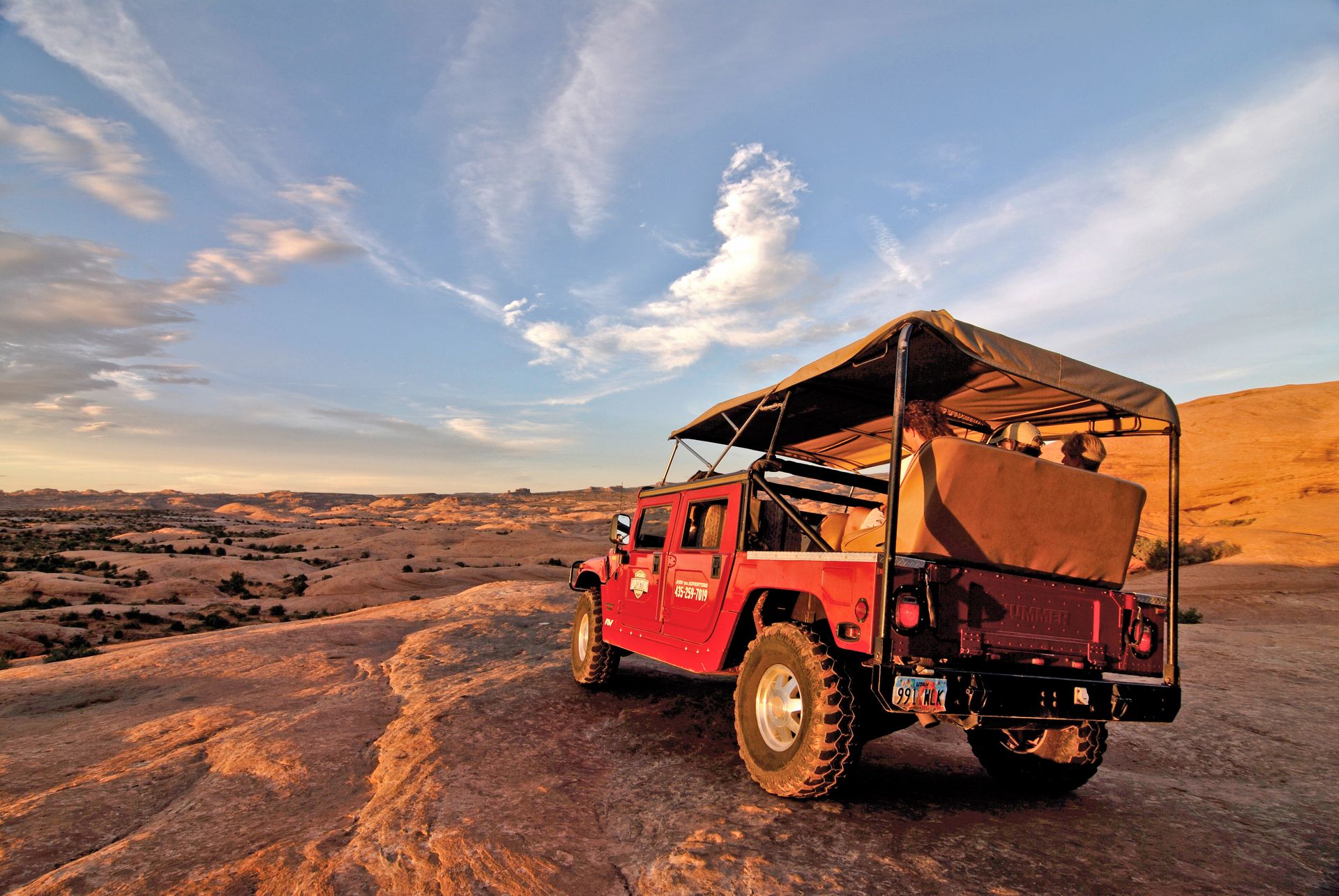 SxS vs. Hummer Tours in Moab: Which Off-Road Adventure Is Right for You?