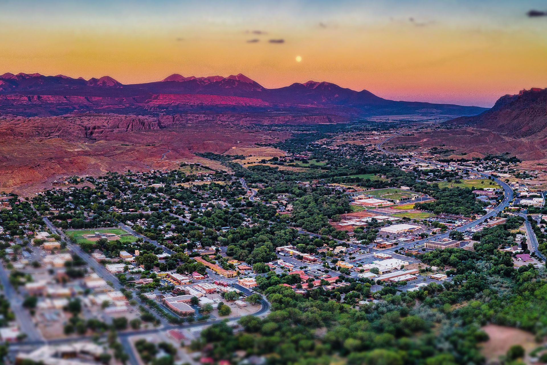 Best Time to Visit Moab | Seasons, Crowds & Local Tips