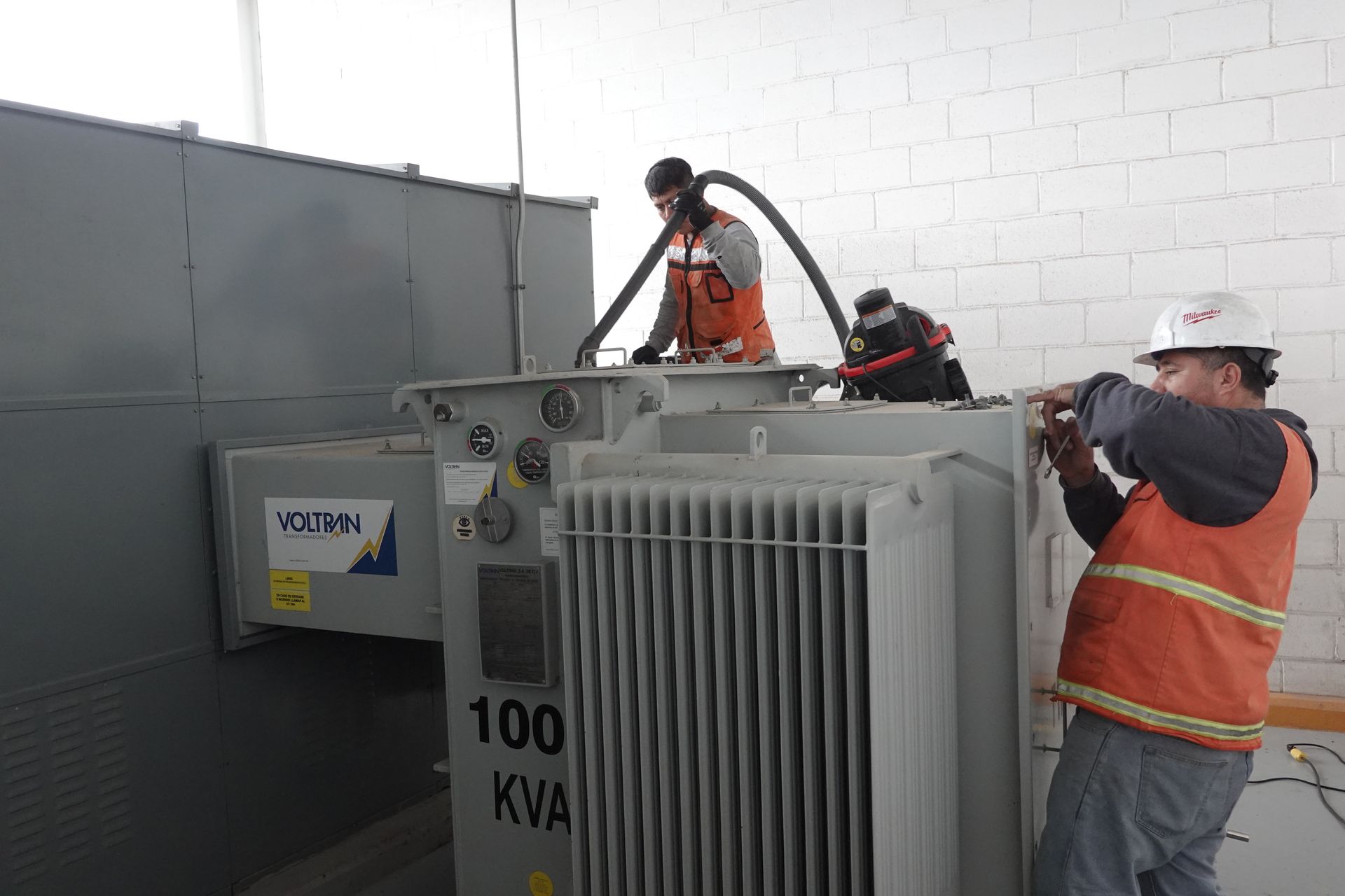 ¿Qué es un ohmímetro y cómo se utiliza?