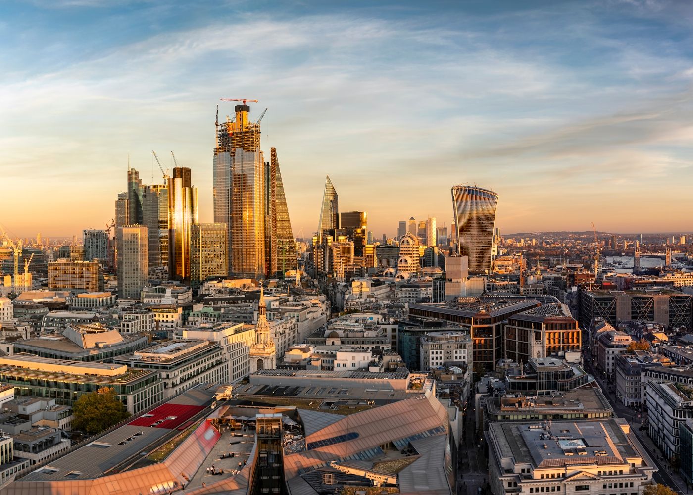 3 Neighborhoods to Visit in London, England