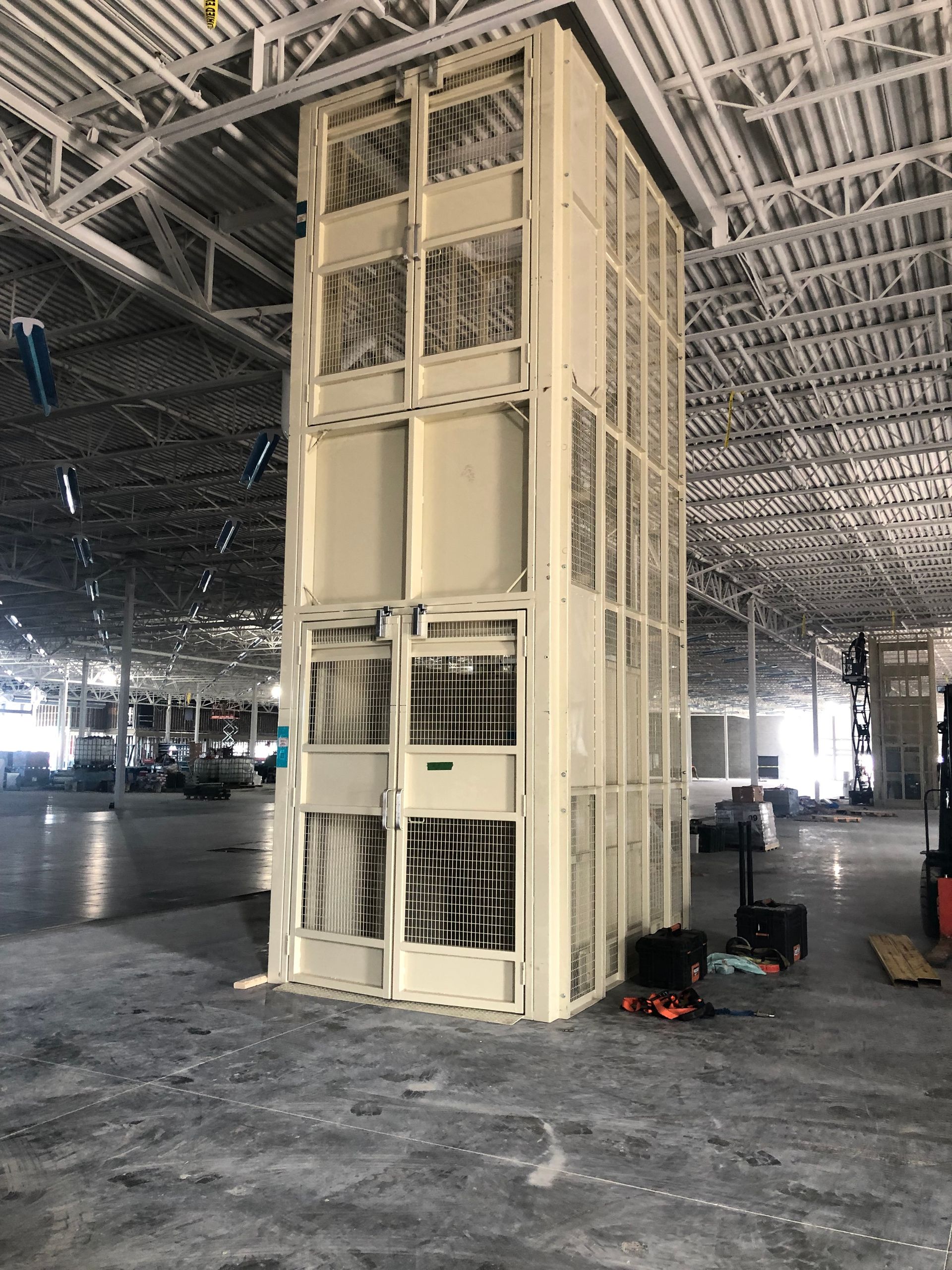 Material Lifts | A and B Class Material Lifts