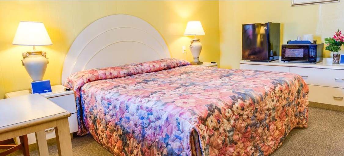 Welcome to Bayside Inn in the heart of Monterey CA