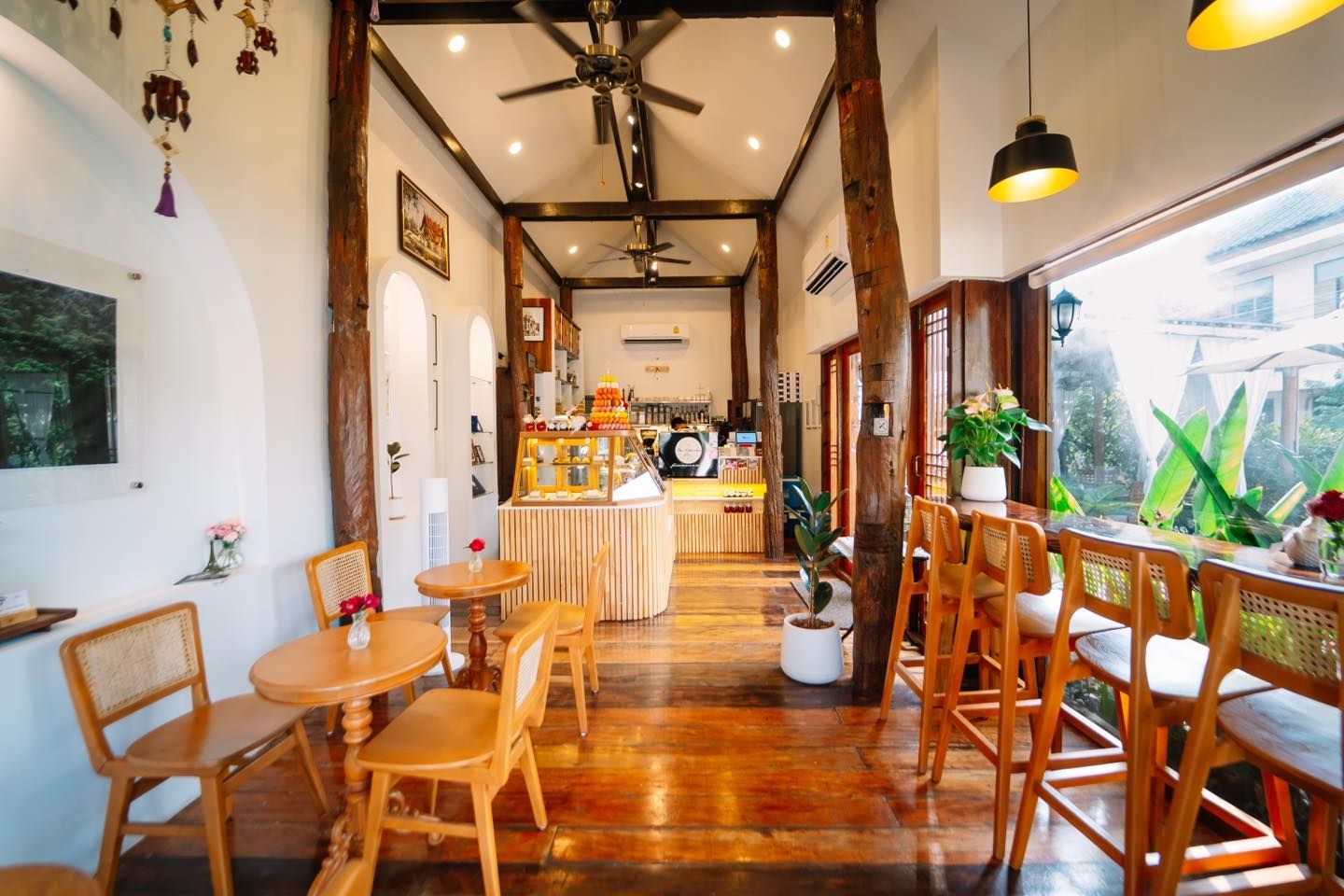 NAN BAKERY & HOSTEL | Premium Patisserie & Cafe