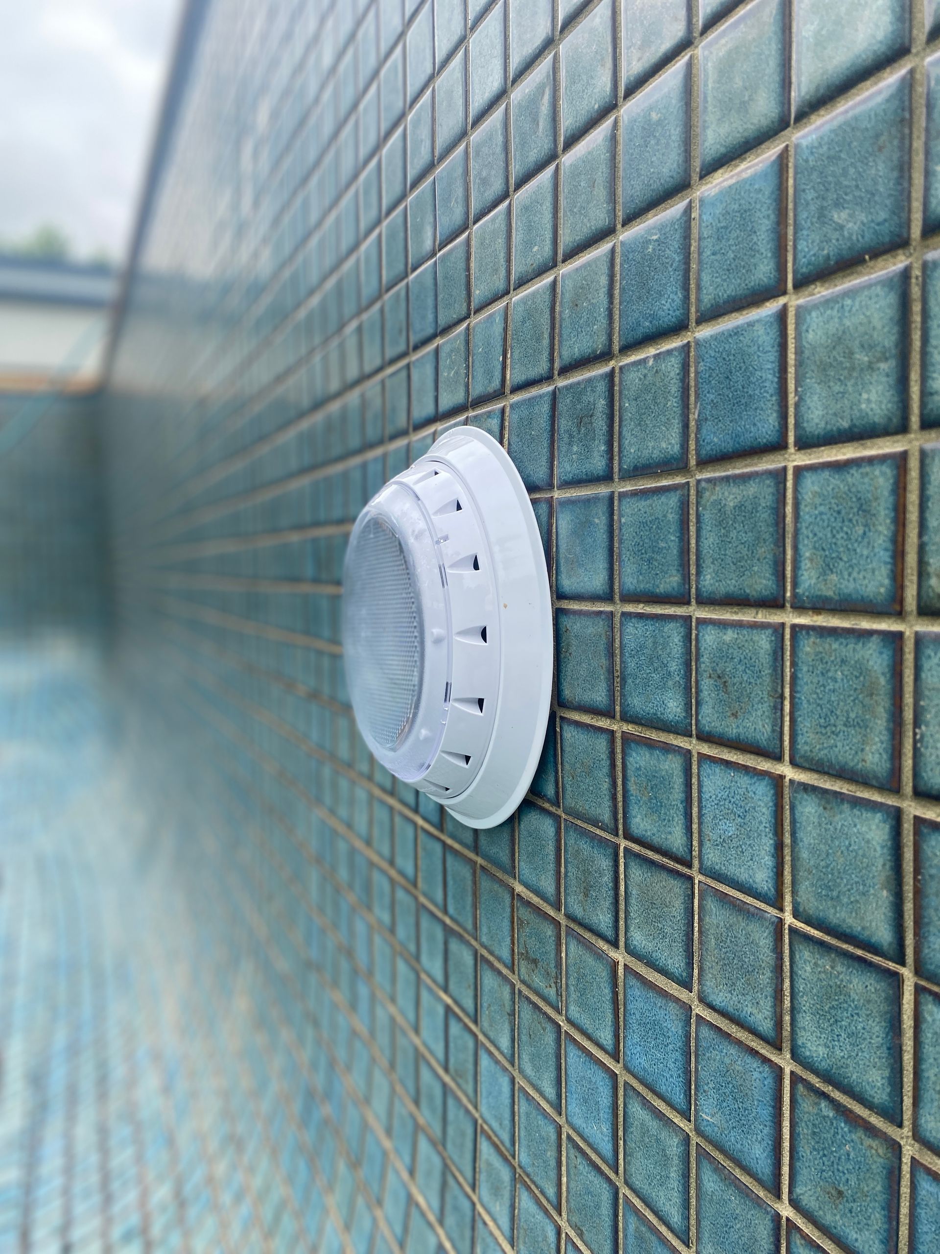 Pool Lights Gold Coast | Dazzling Blue Pool & Spa Centre