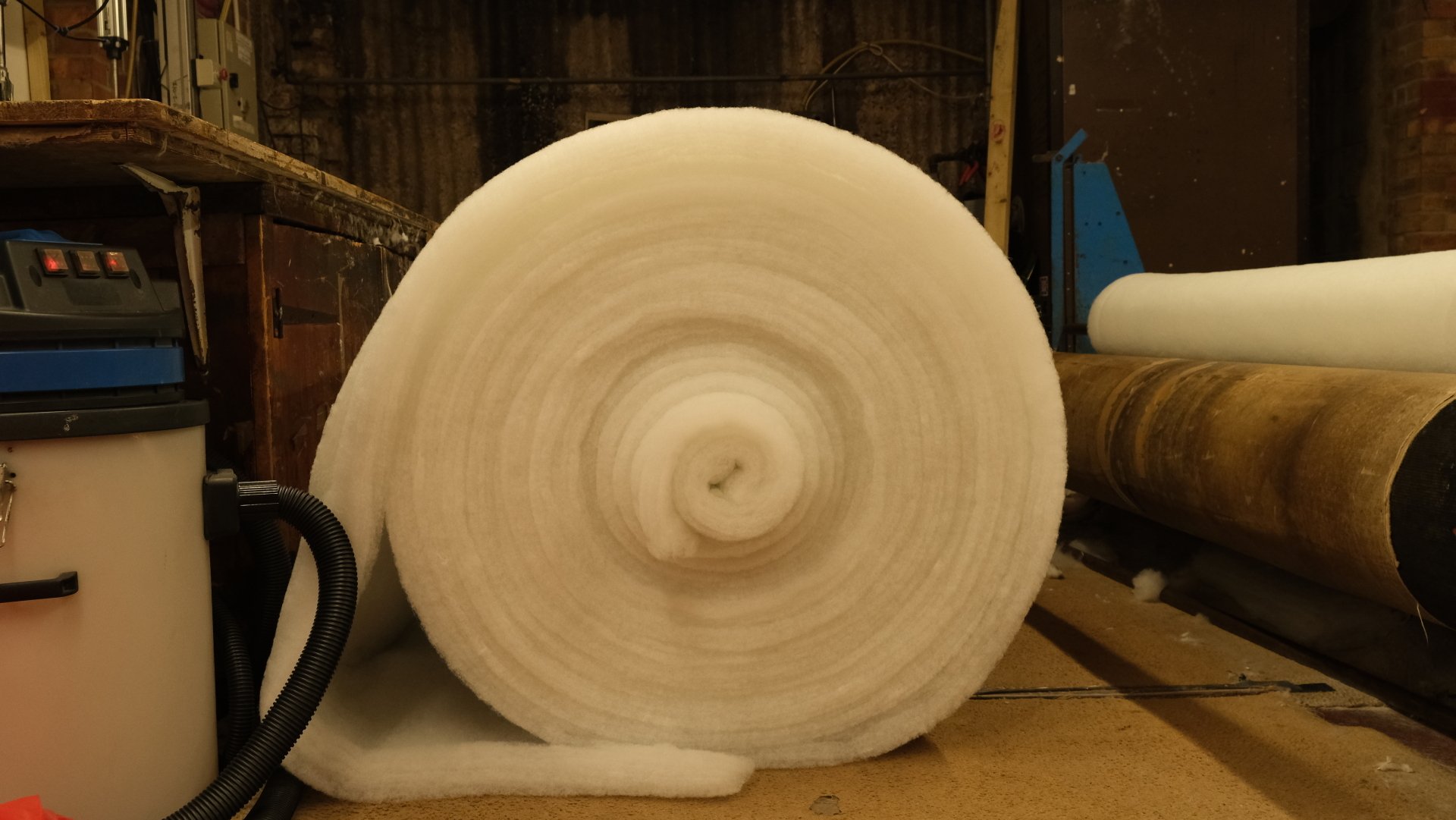 Dacron filling, high calibre fibre & foam| Autumn Down