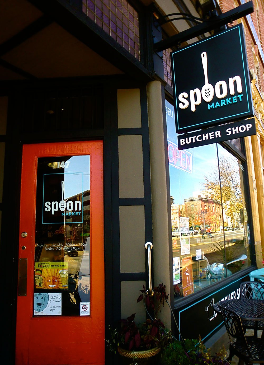 Building Mounted Signs