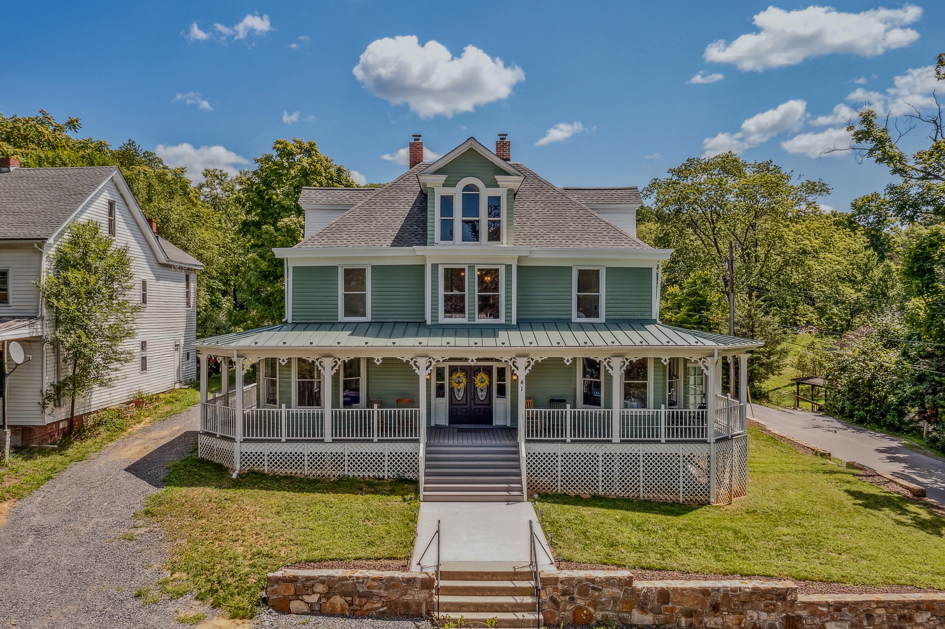 Photo Gallery - The Grand Castalian Inn