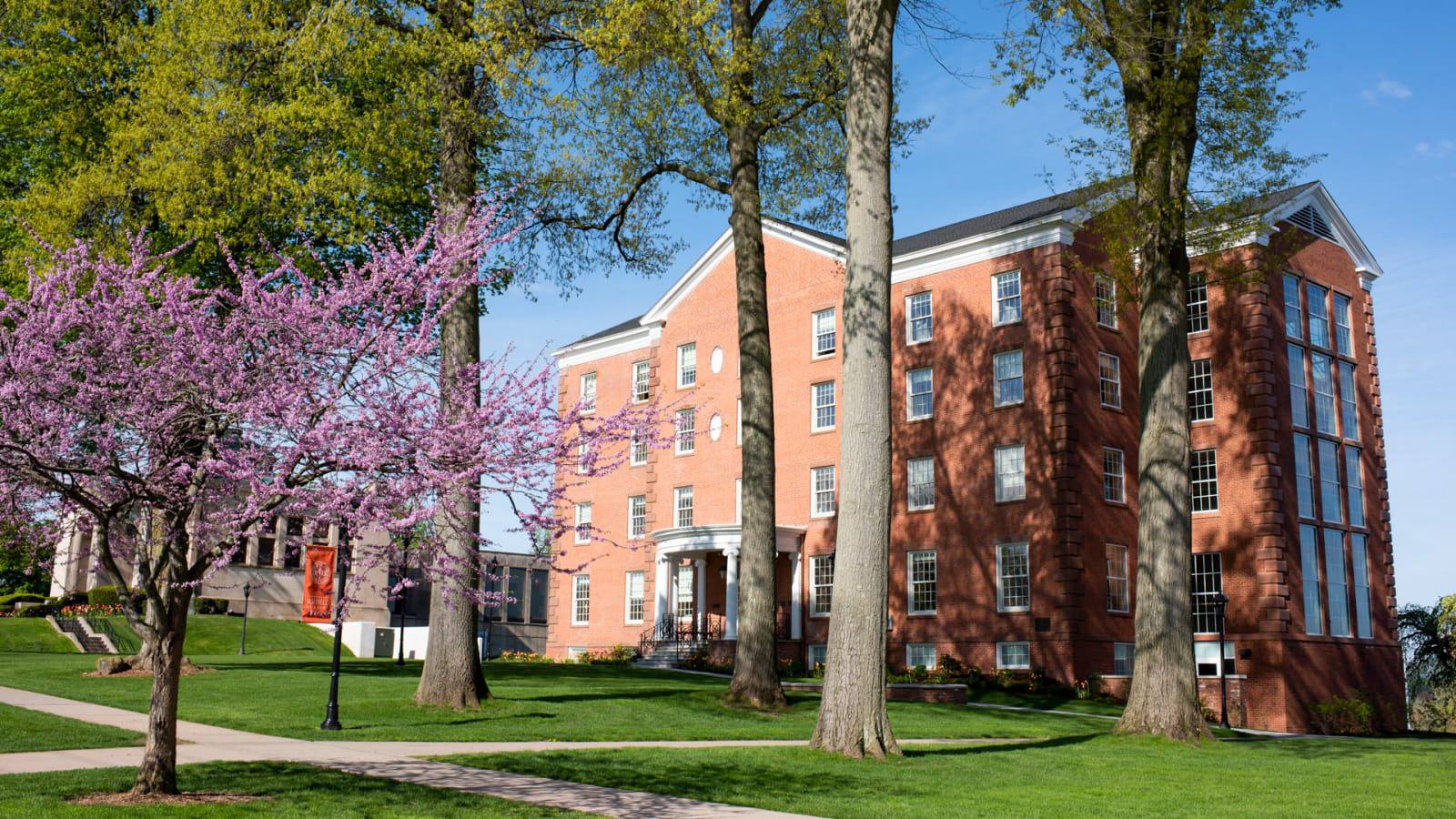 Suffield Academy Memorial Building