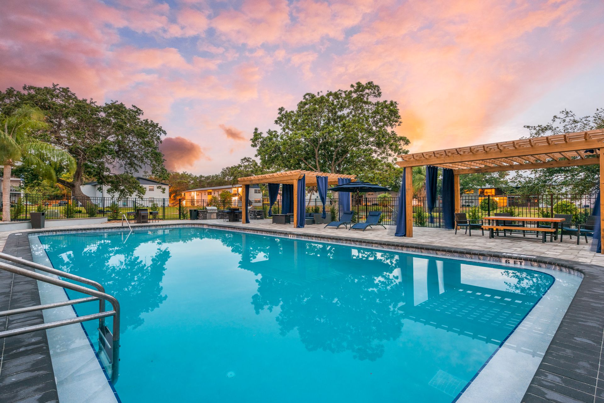 Home | Altura Lago - Largo, FL