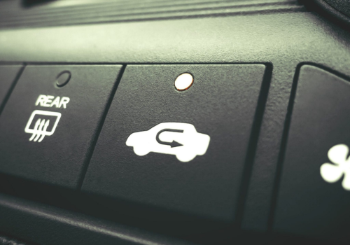 Maximize Car AC Efficiency with Recirculation Mode in Houston