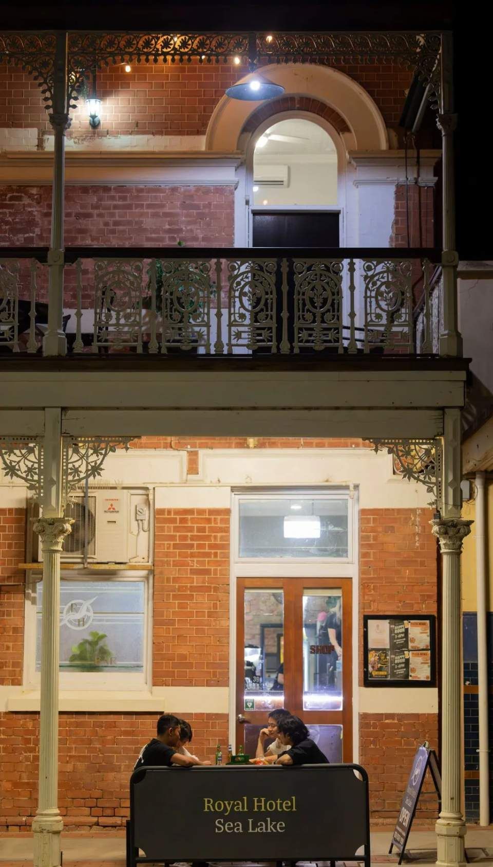 Gallery of Our Lush Royal Hotel Amenities in Victoria