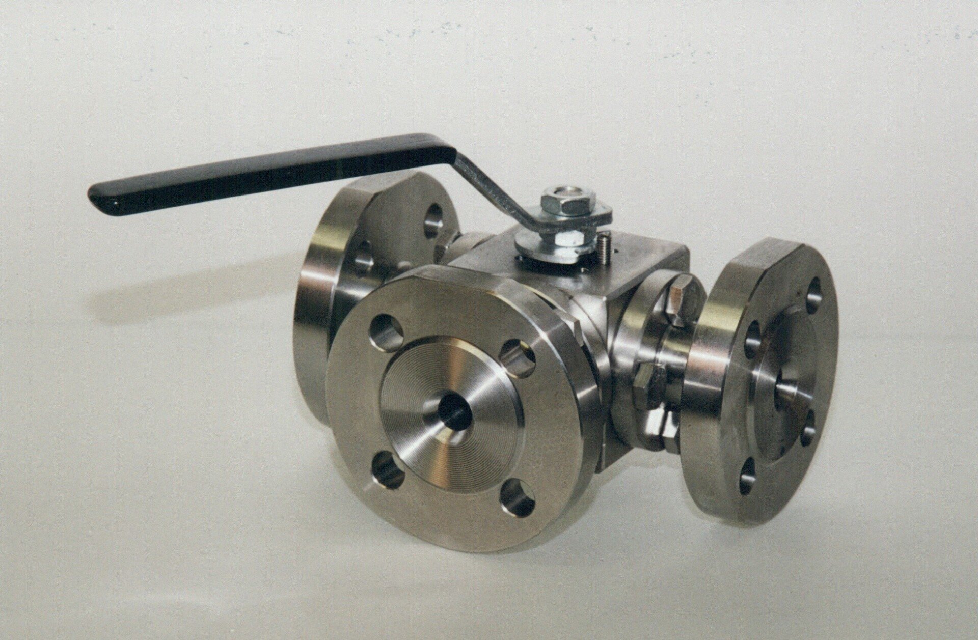 Ball and Floating Valves | Nova Milanese, MB | Crotti Valvole srl
