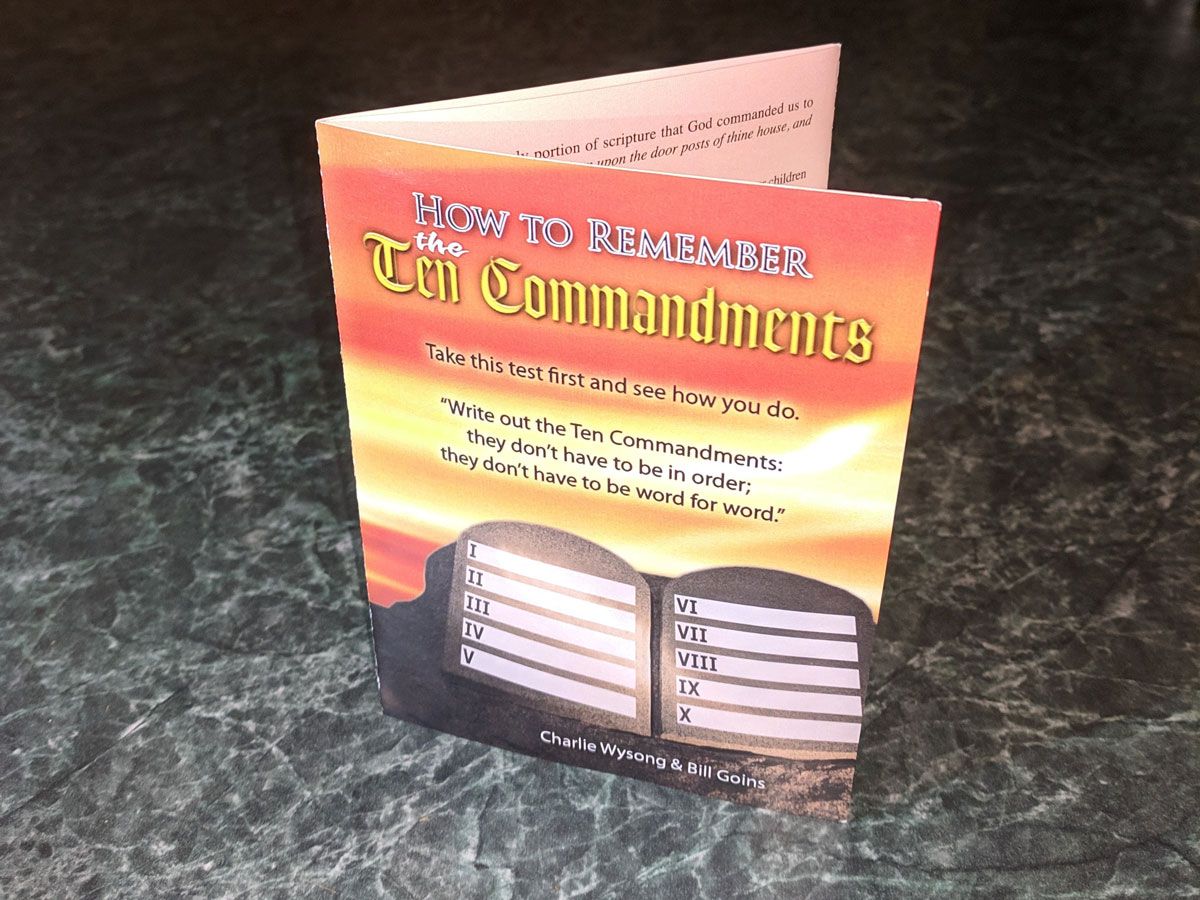 “How to Remember the Ten Commandments” Tract - Pack of 10