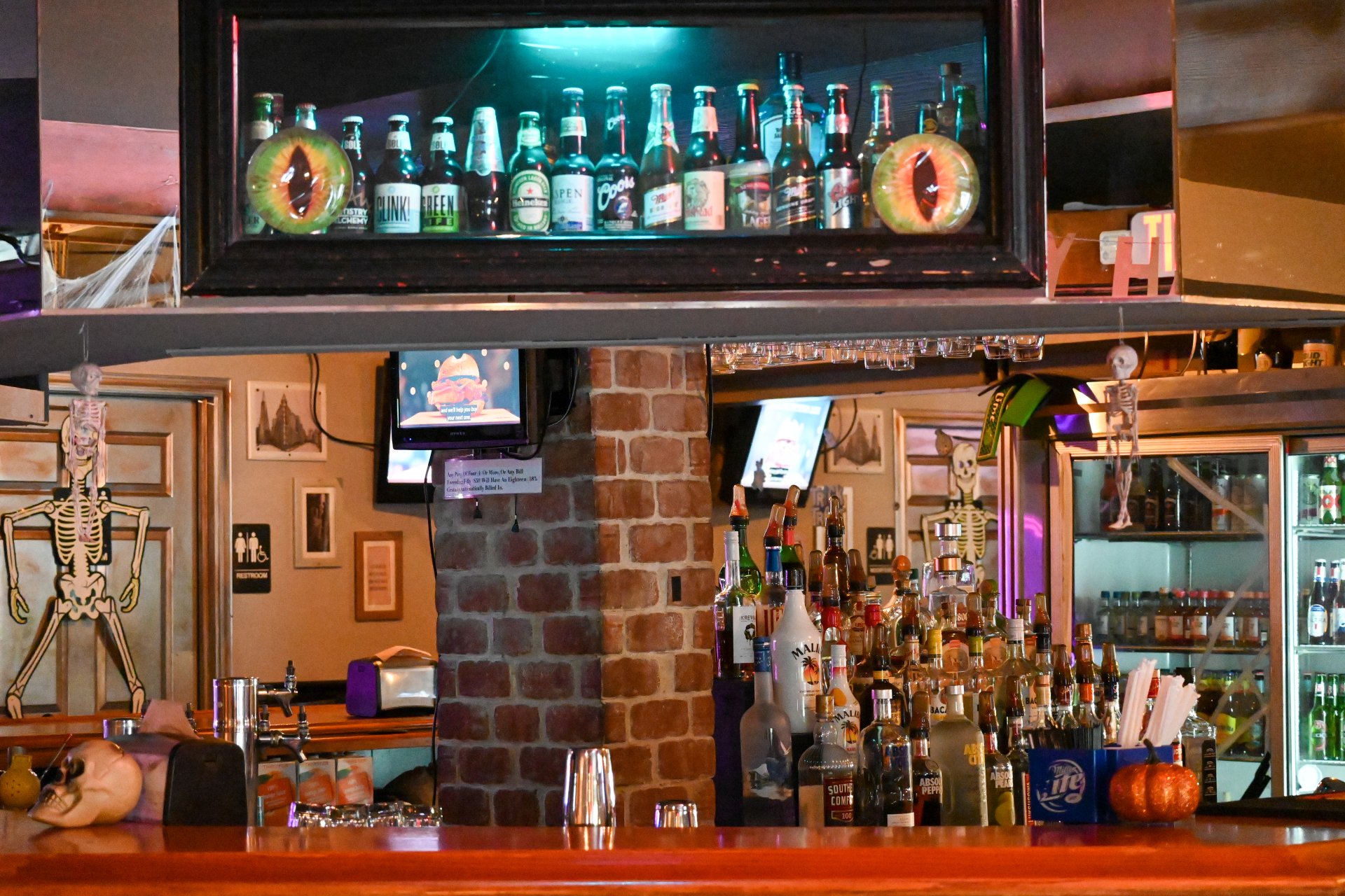 Gallery | Brick Lounge & La Roma Pizza