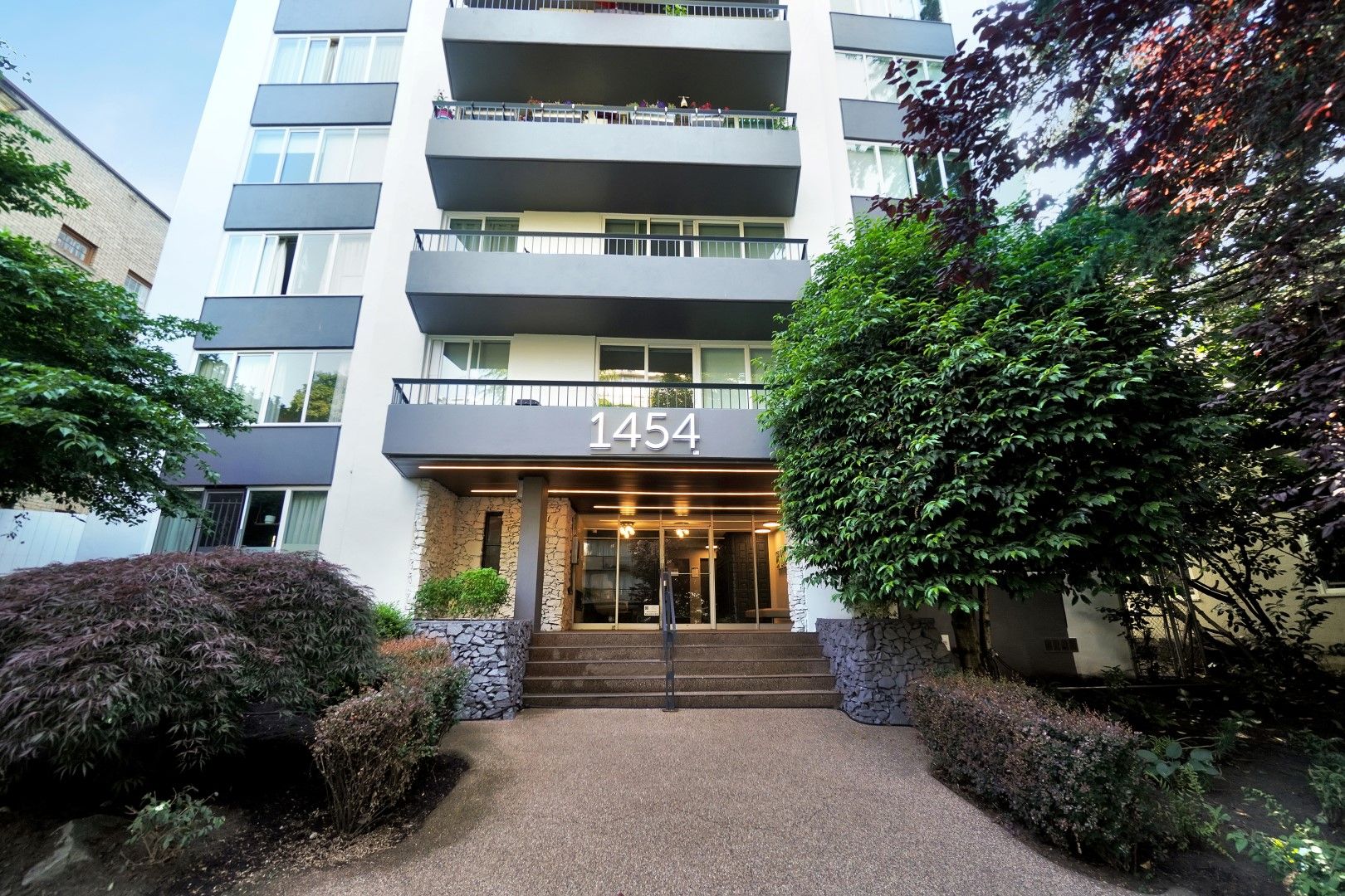 Suite and Building Pictures | 1454 Pendrell Street, Vancouver