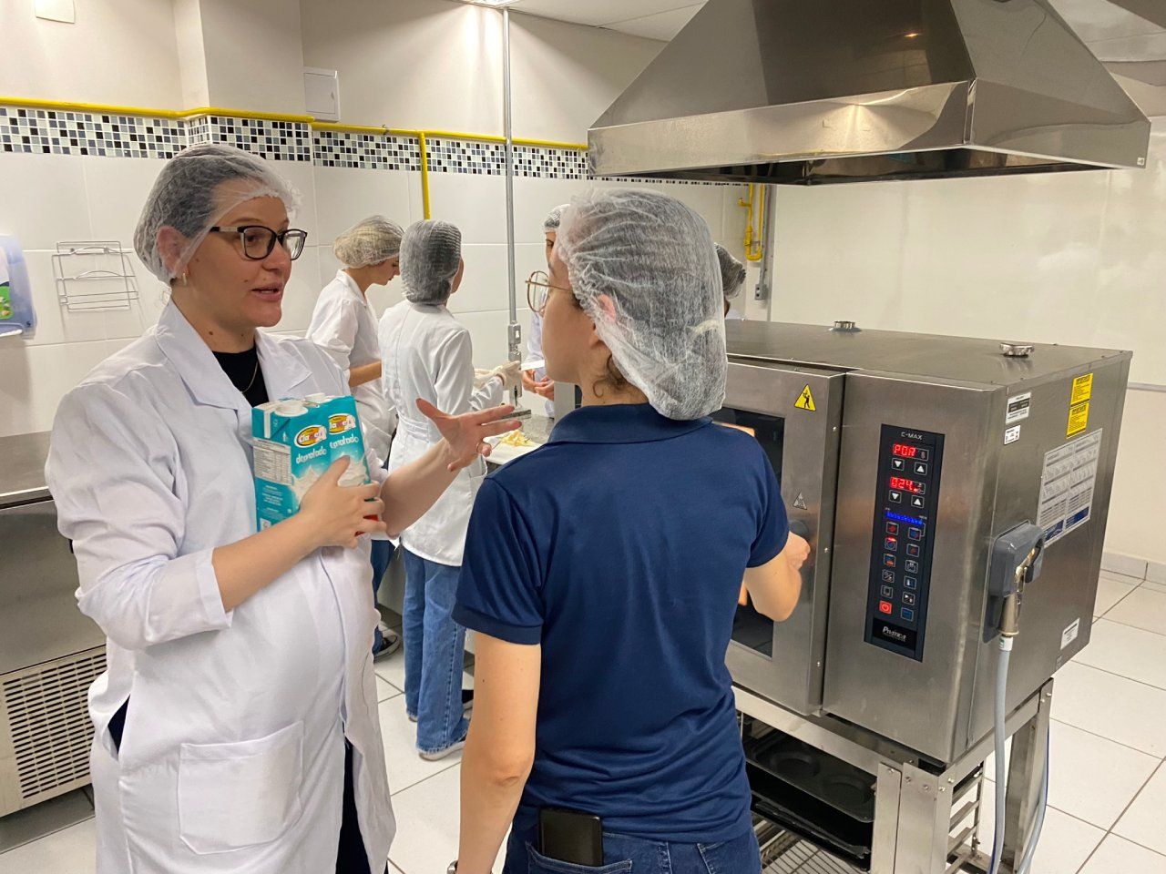 Prática equipa laboratório de Nutrição da UNA Pouso Alegre