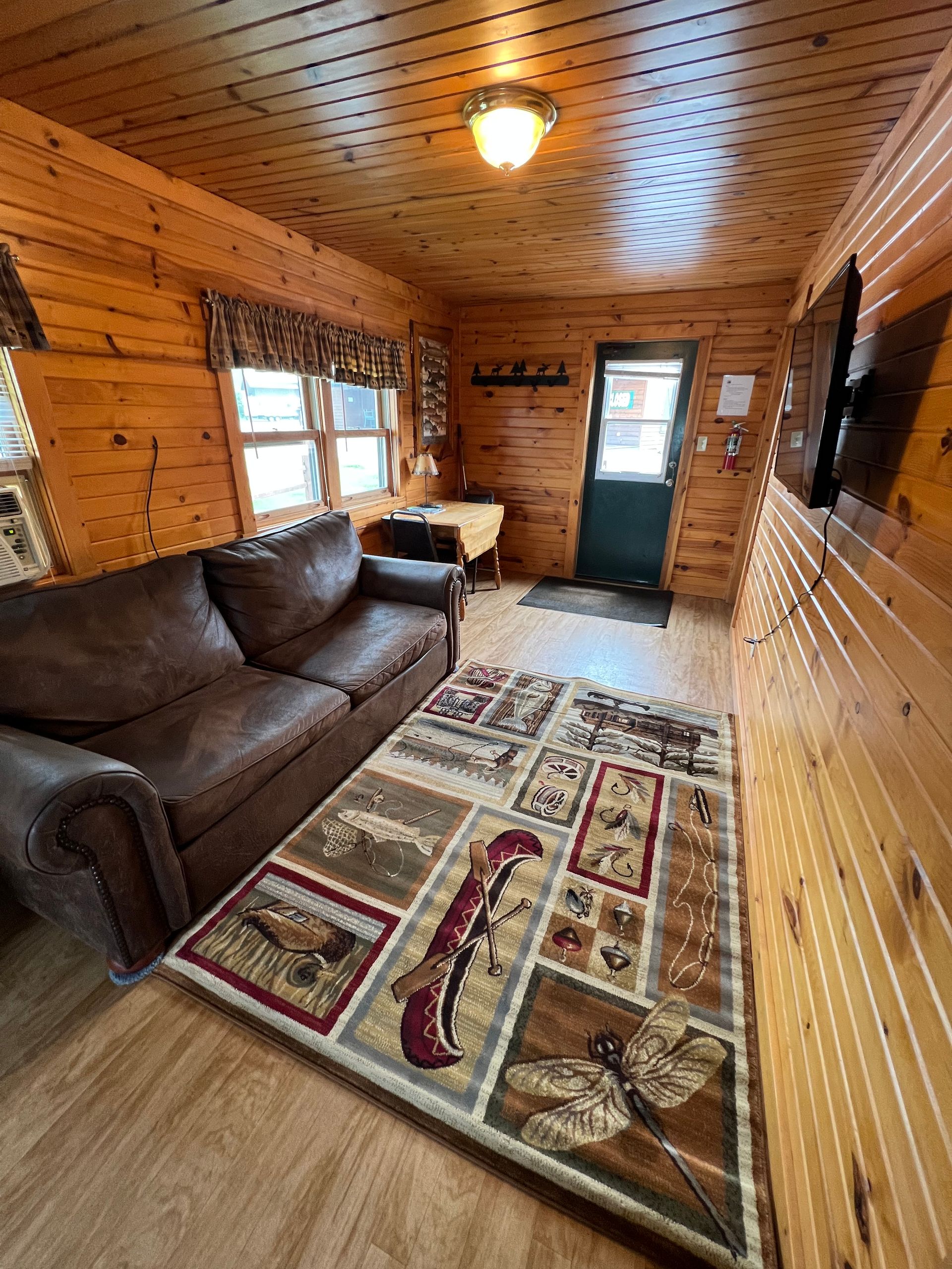 Welcome to Flyway Resort | Phillips, WI