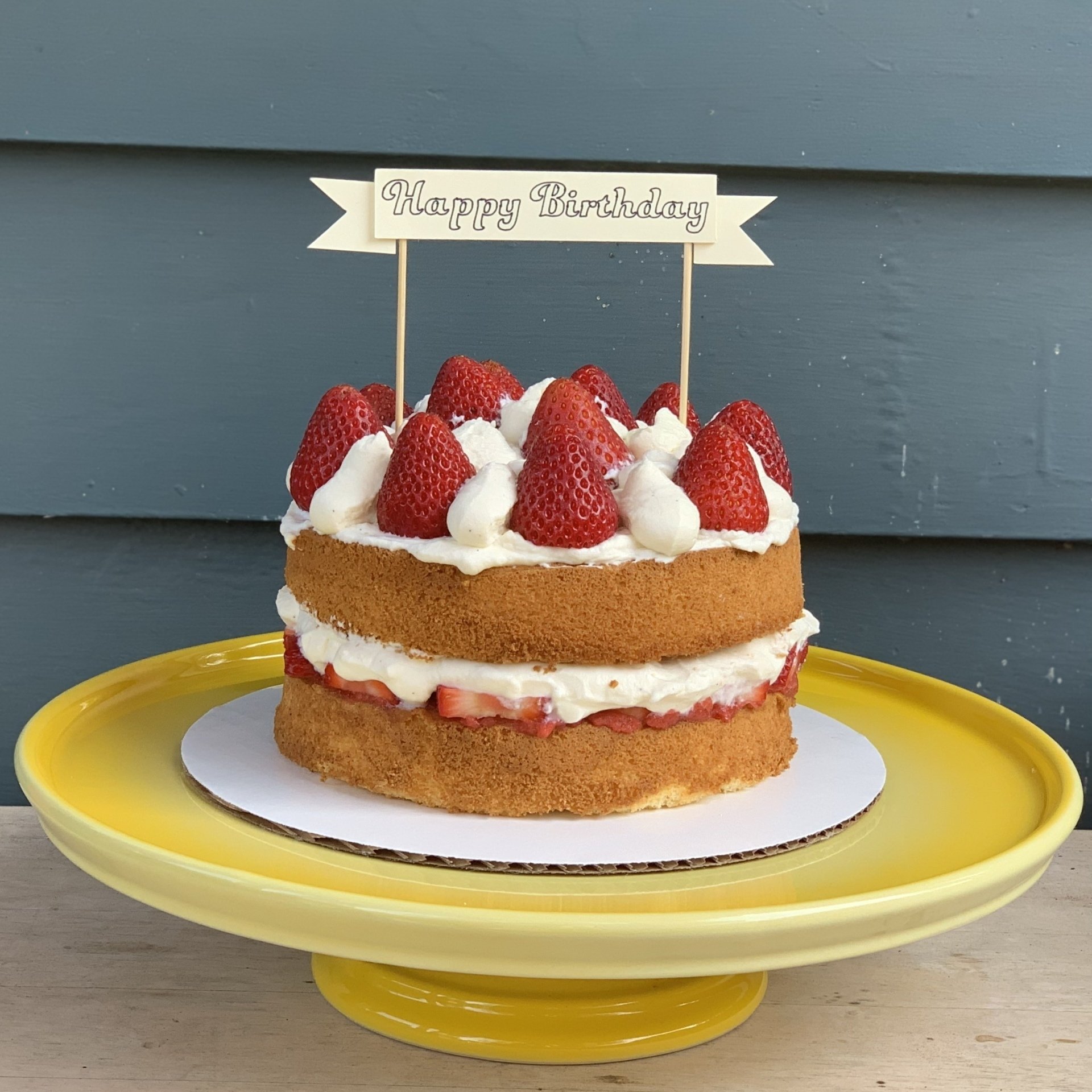 CLASSIC & SIGNATURE CAKES