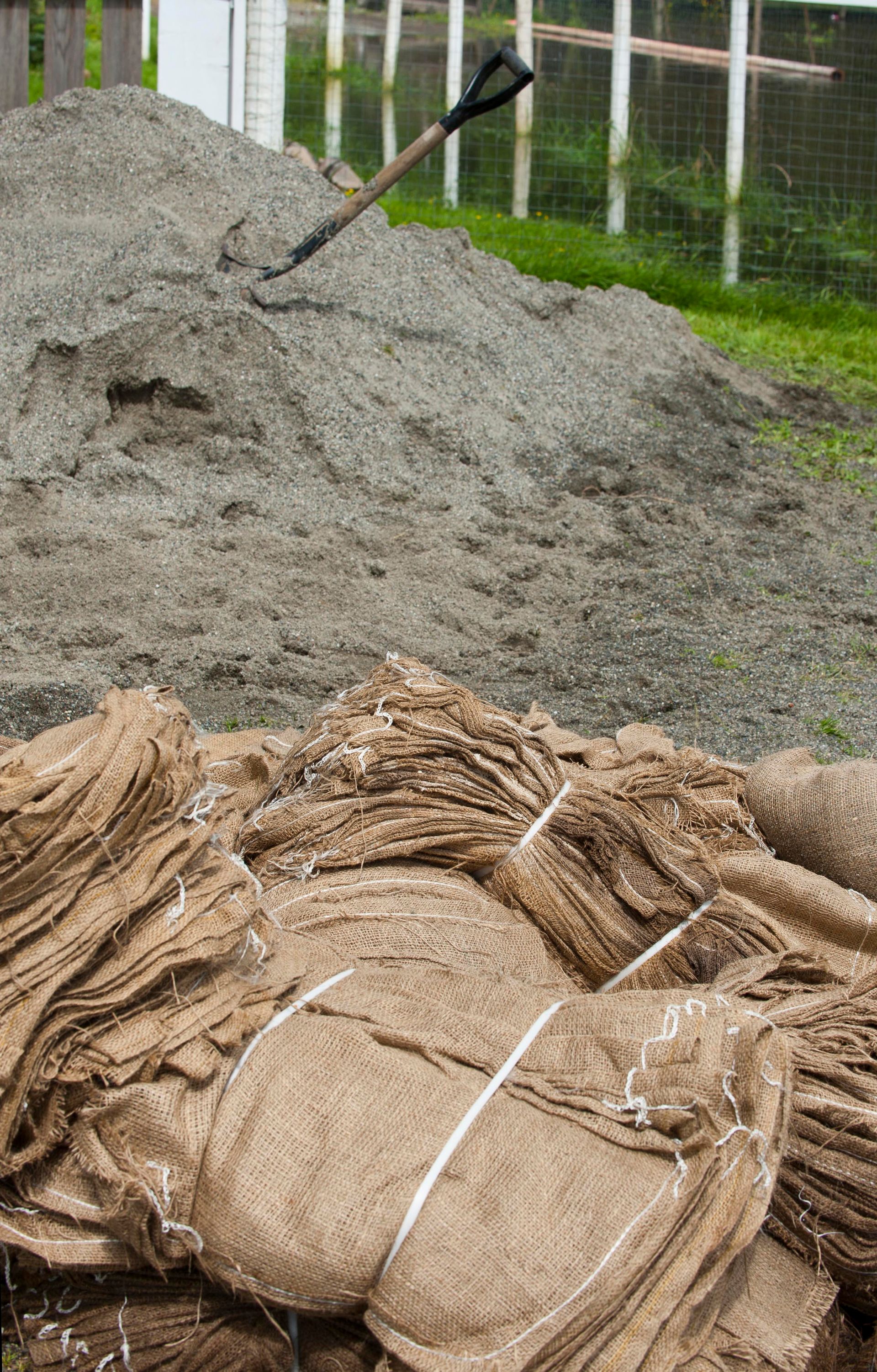 How to use Sandbags (Part 2) - How to fill a sandbag