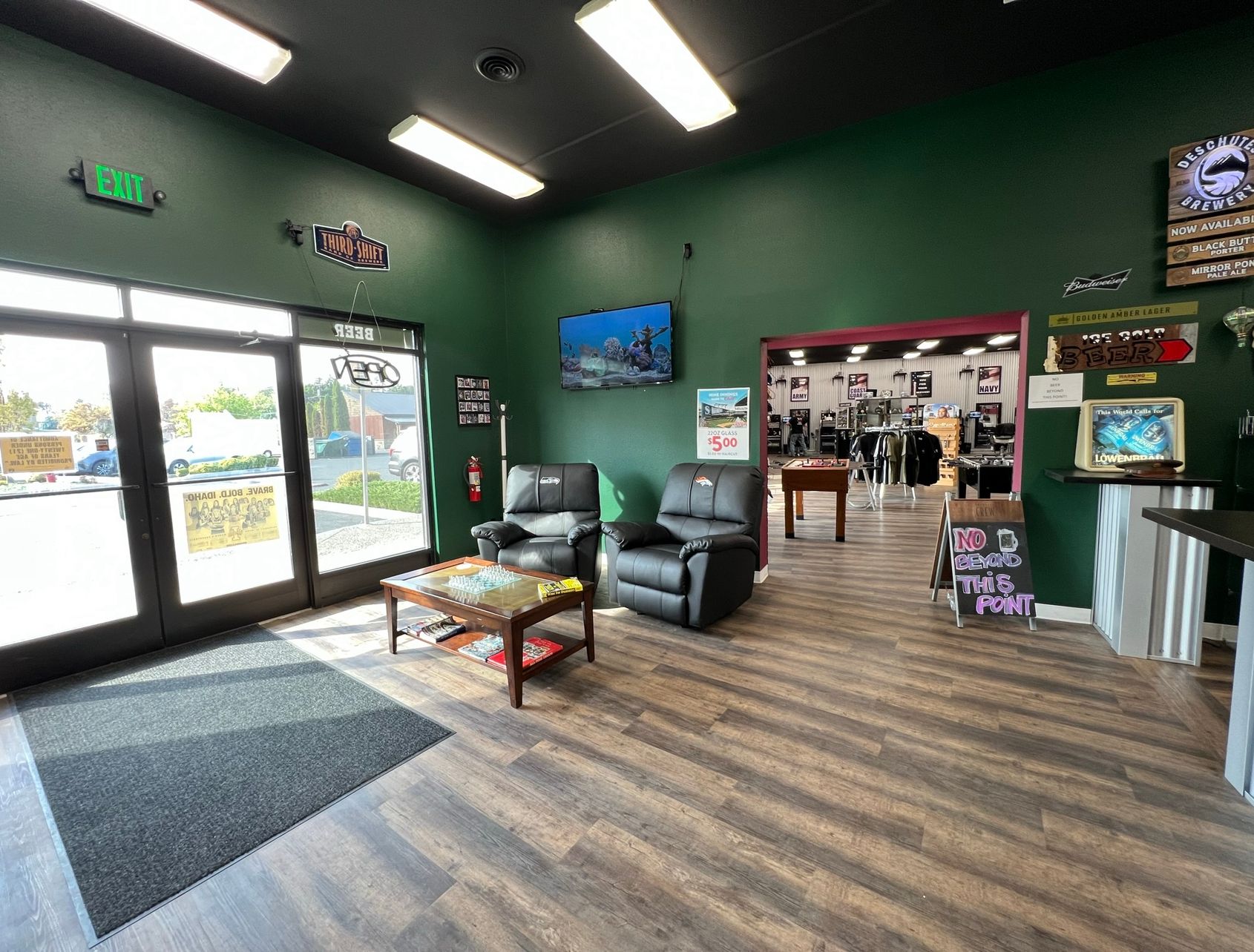 Locker Room Men's Salon | Ultimate Haircuts, Grooming & Relaxation for Men
