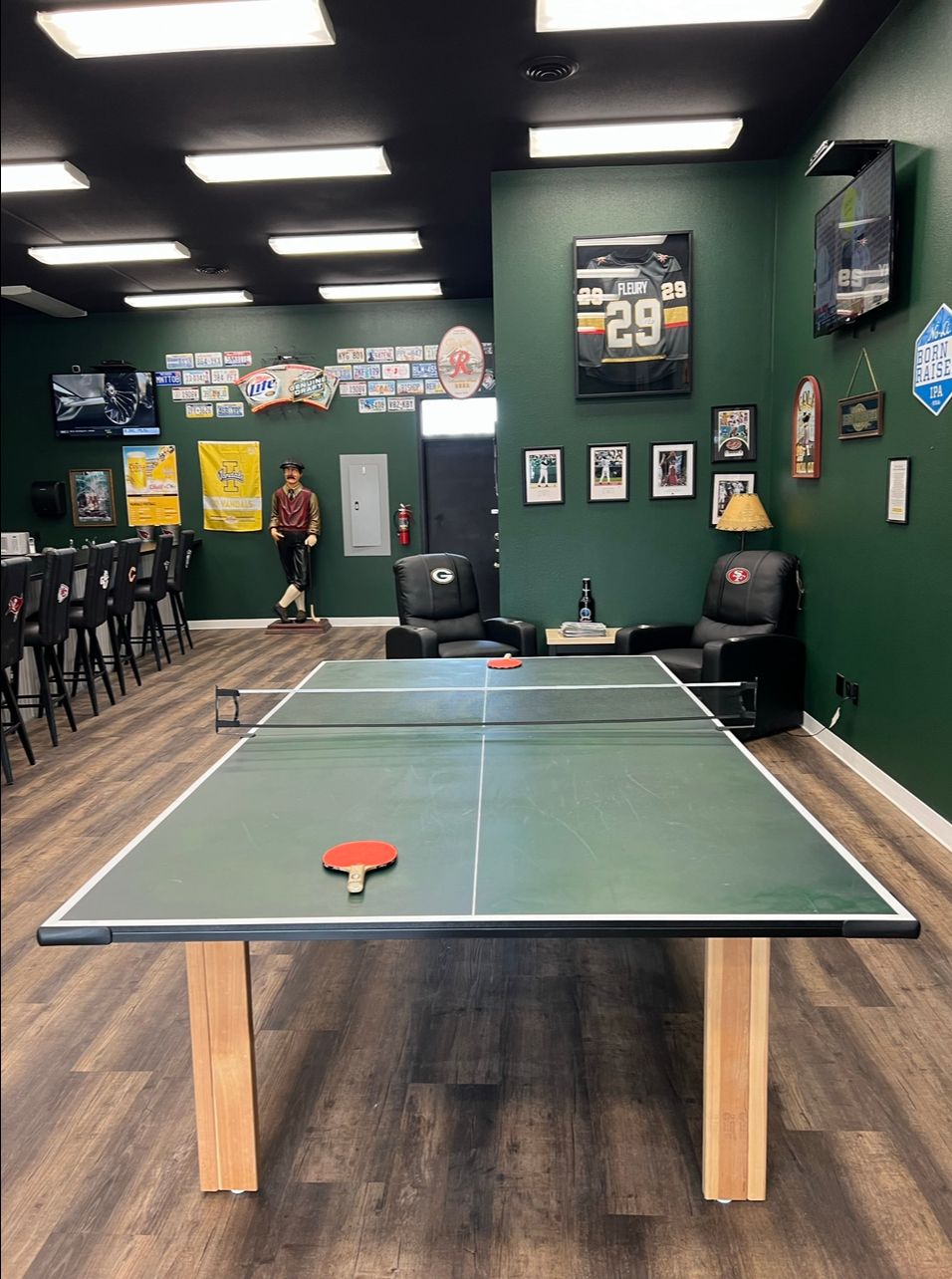 Locker Room Men's Salon | Ultimate Haircuts, Grooming & Relaxation for Men