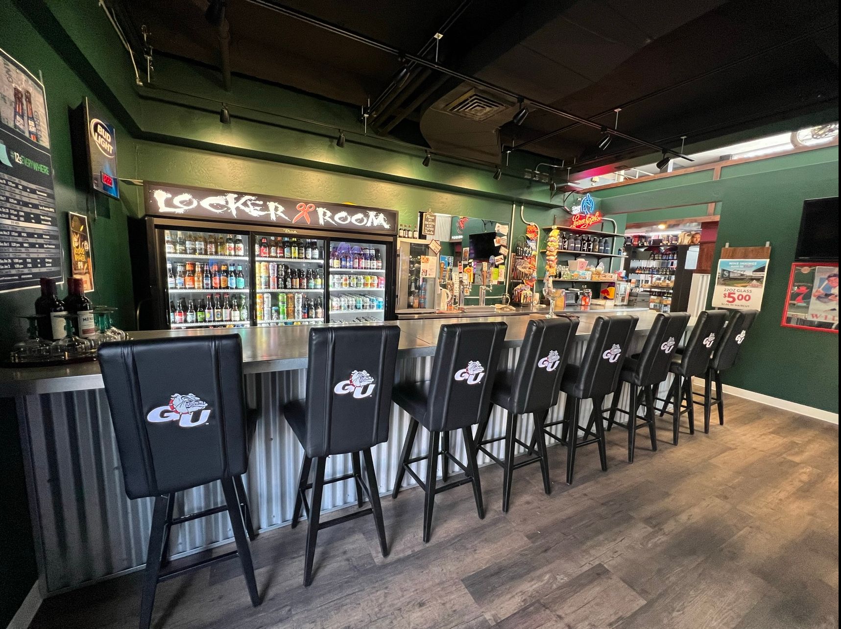 Locker Room Men's Salon | Ultimate Haircuts, Grooming & Relaxation for Men