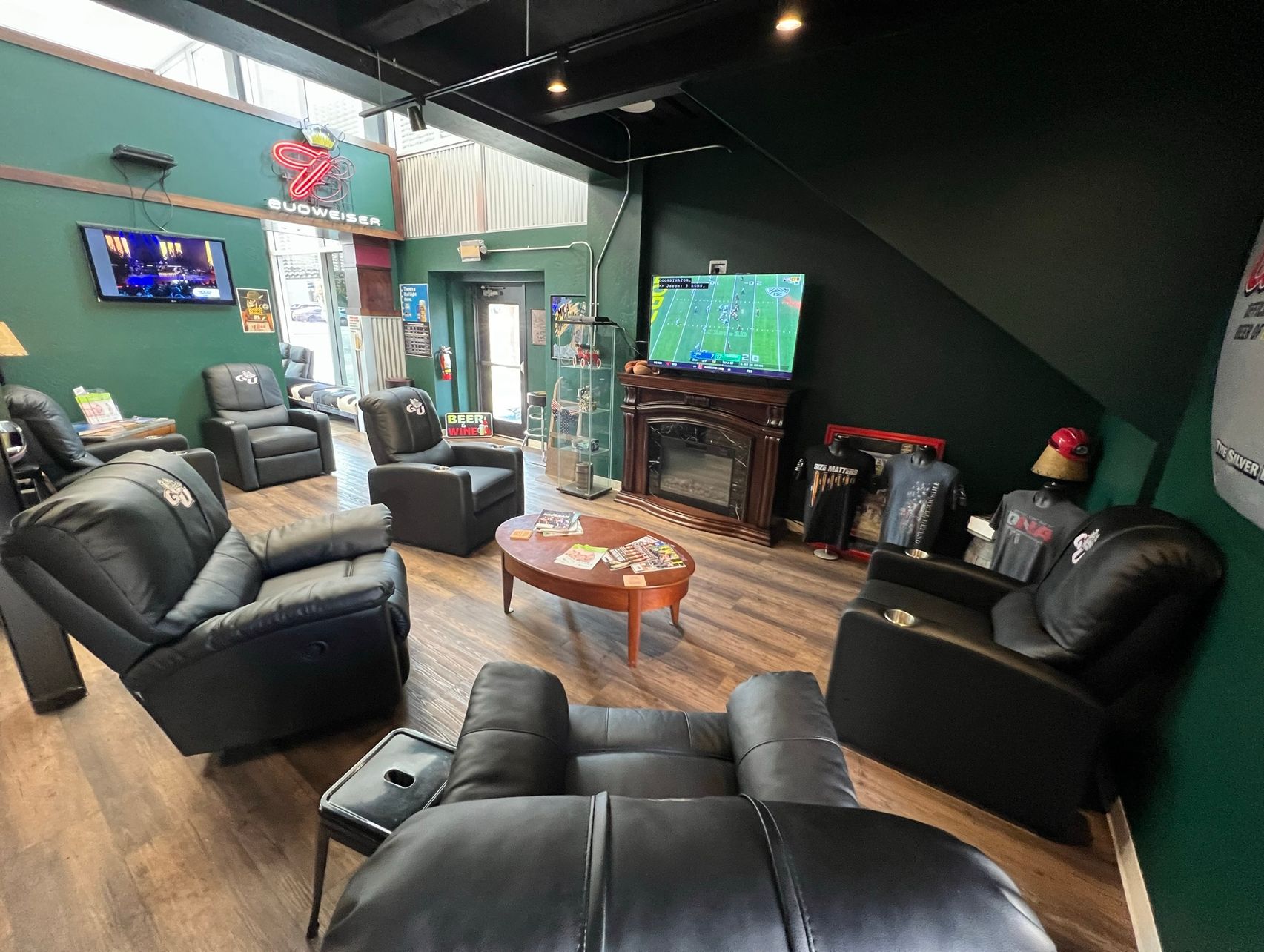 Locker Room Men's Salon | Ultimate Haircuts, Grooming & Relaxation for Men