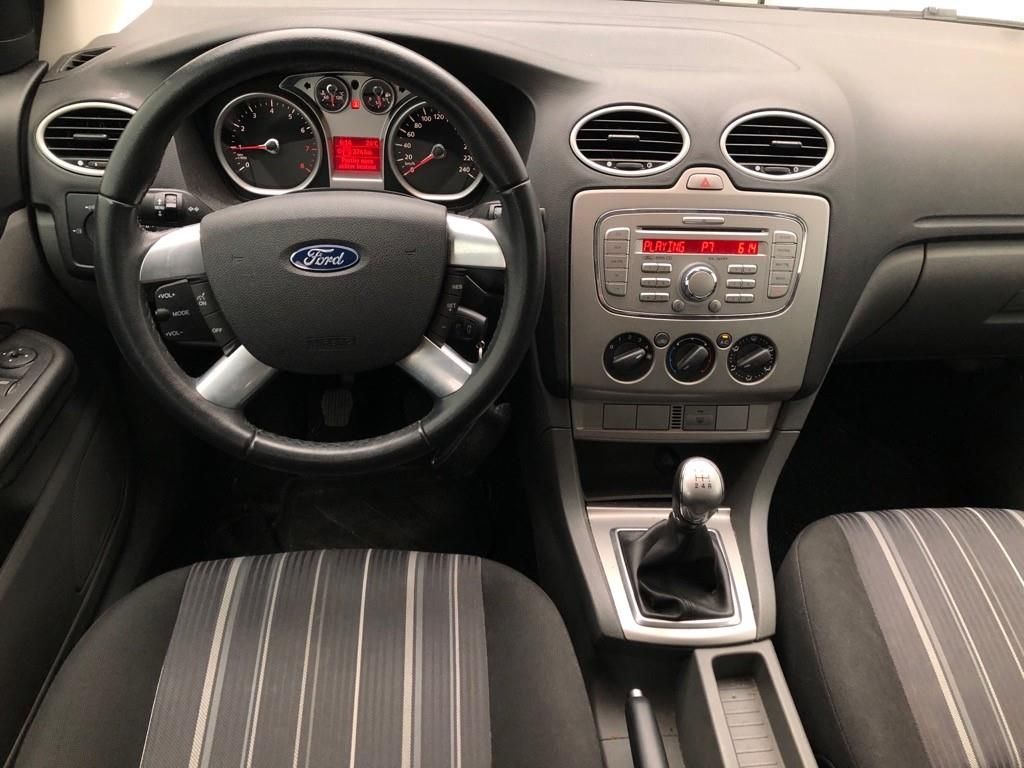 Ford Focus 1.4 Trend occasion rood kopen? | T&O Auto's